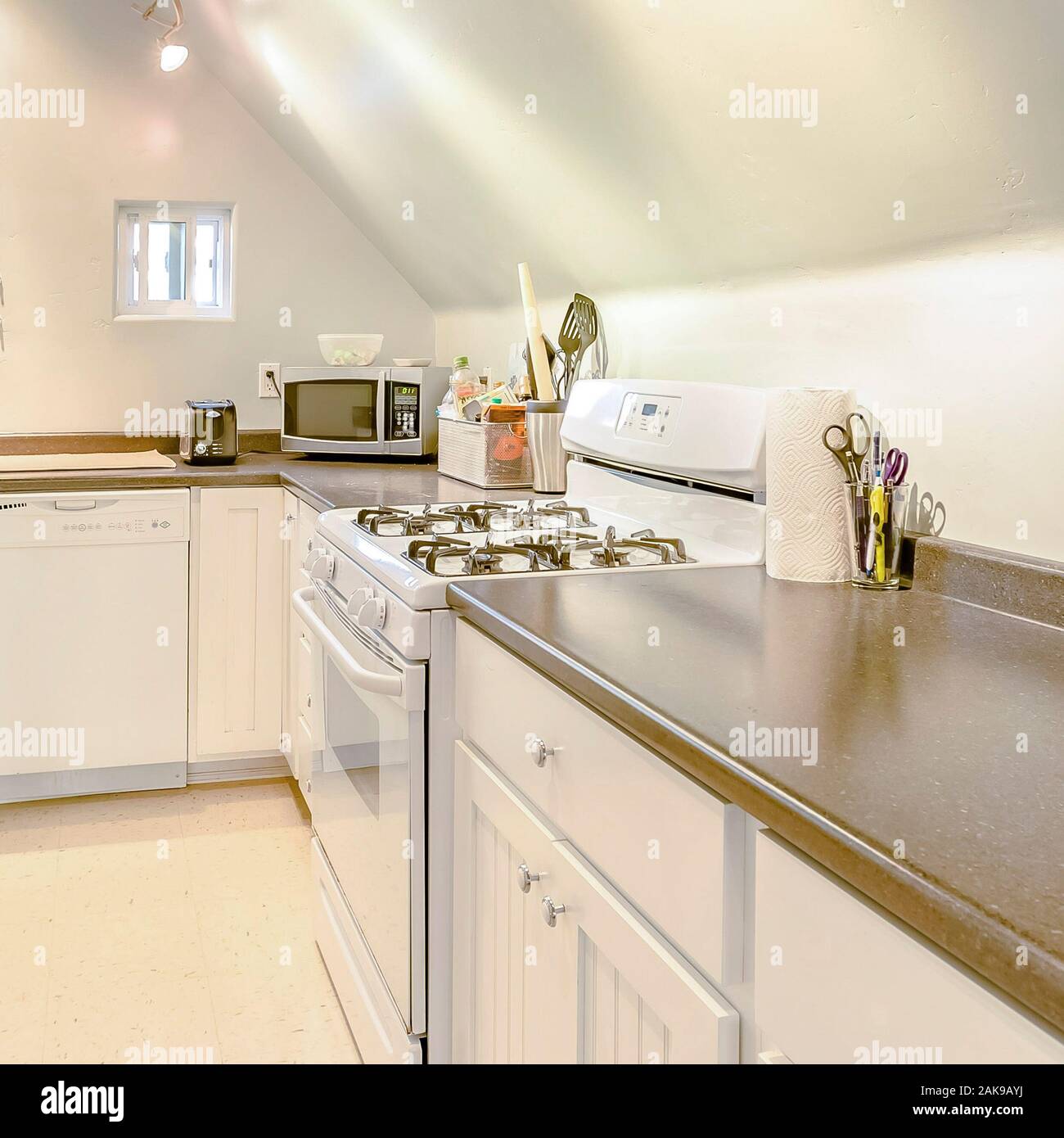 Smooth stove top hi-res stock photography and images - Alamy