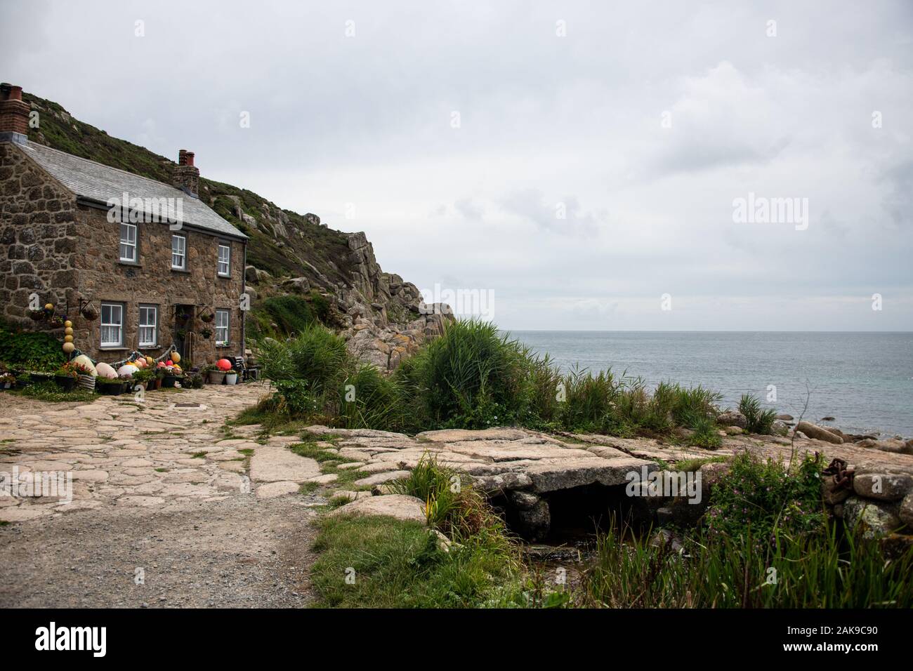 Walking in cornwallwhere was poldark filmed hi-res stock photography ...