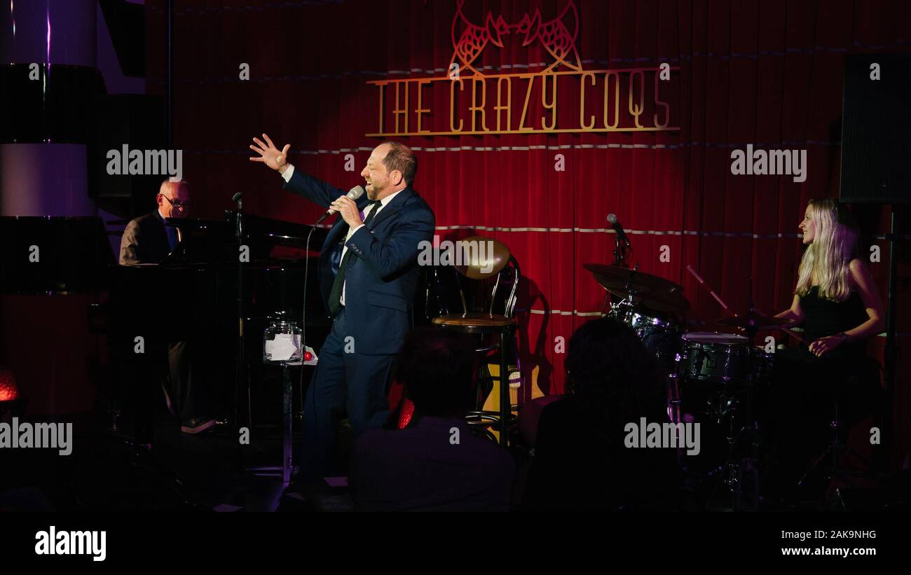 Jason Kravitz performing in London's Café Zedel Stock Photo - Alamy