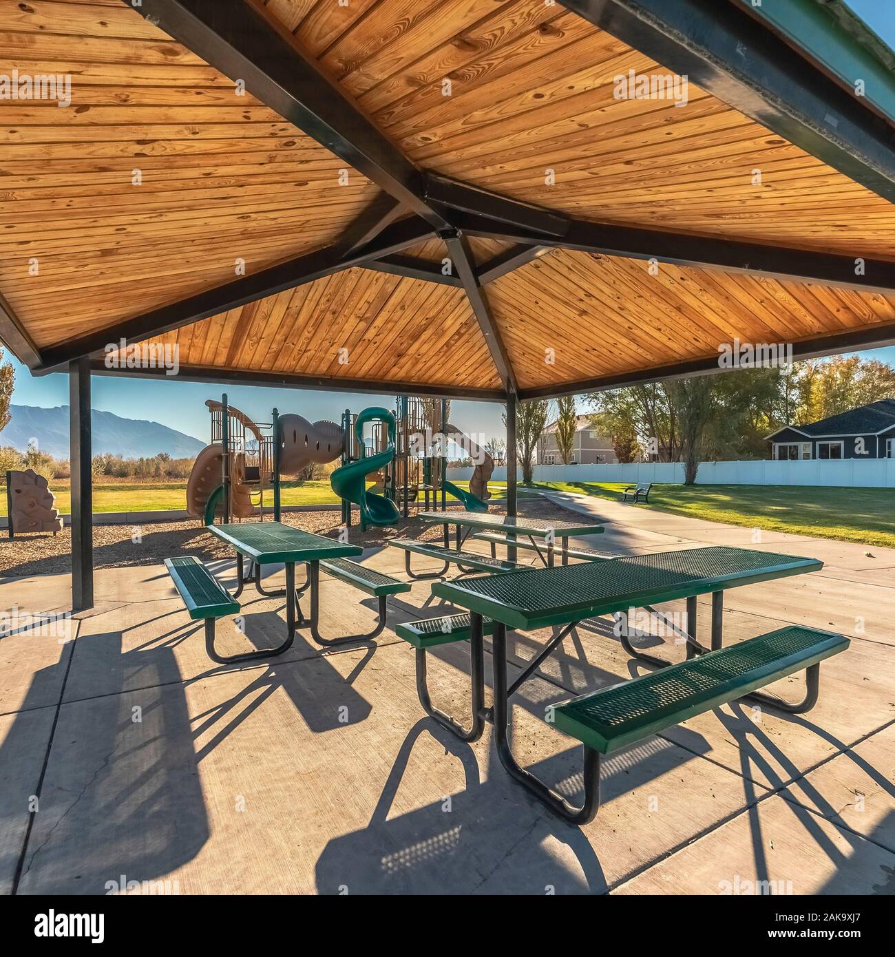 Small pavilion in park covered hi-res stock photography and images - Alamy
