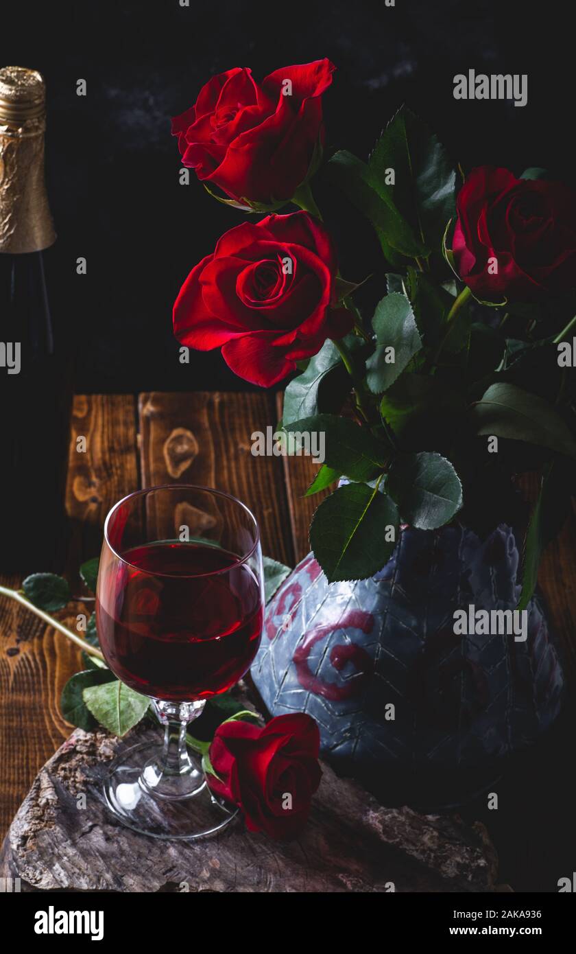 Romantic scene red roses bouquet hi-res stock photography and images ...