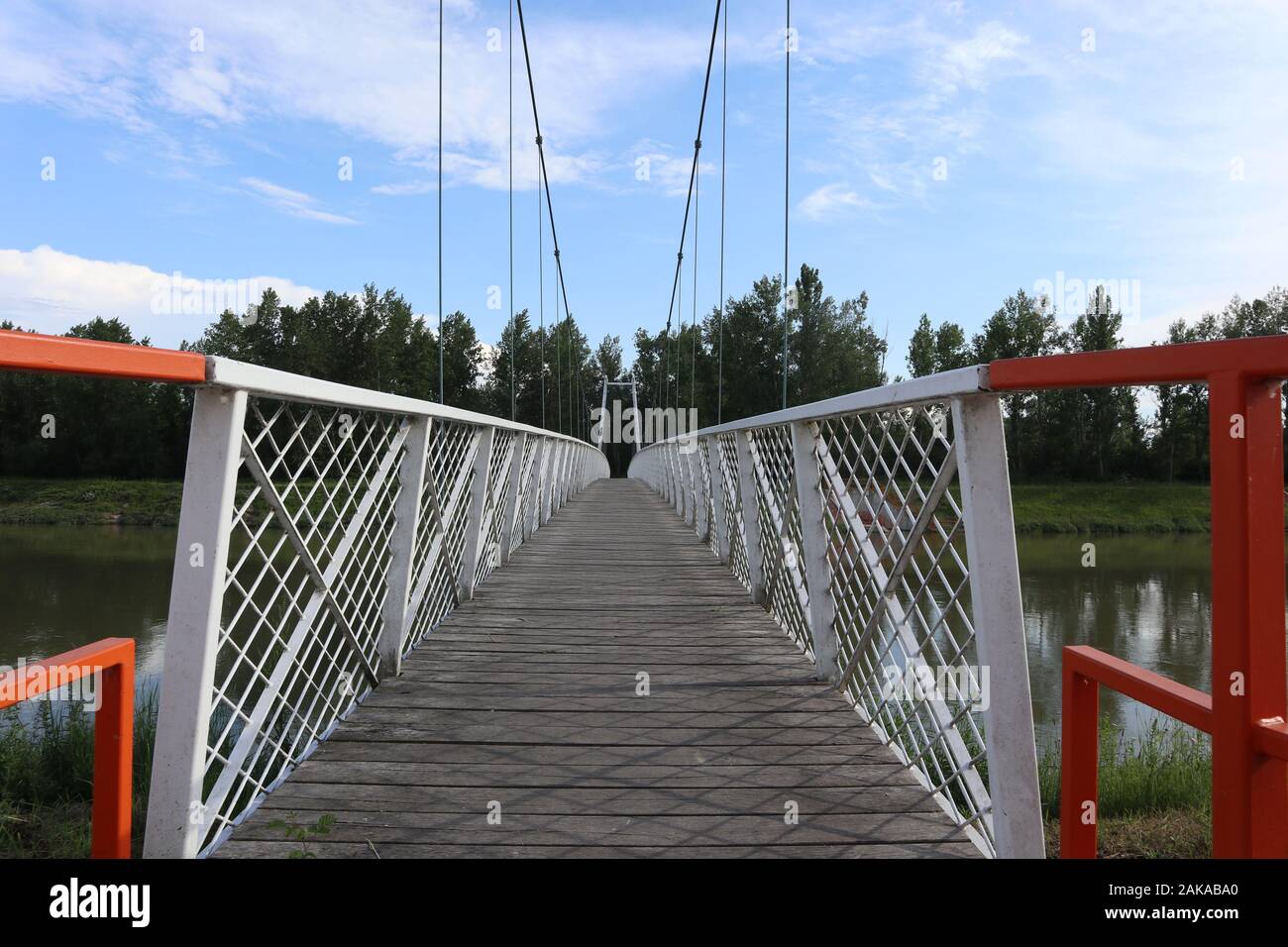 Brige over river hi-res stock photography and images - Alamy