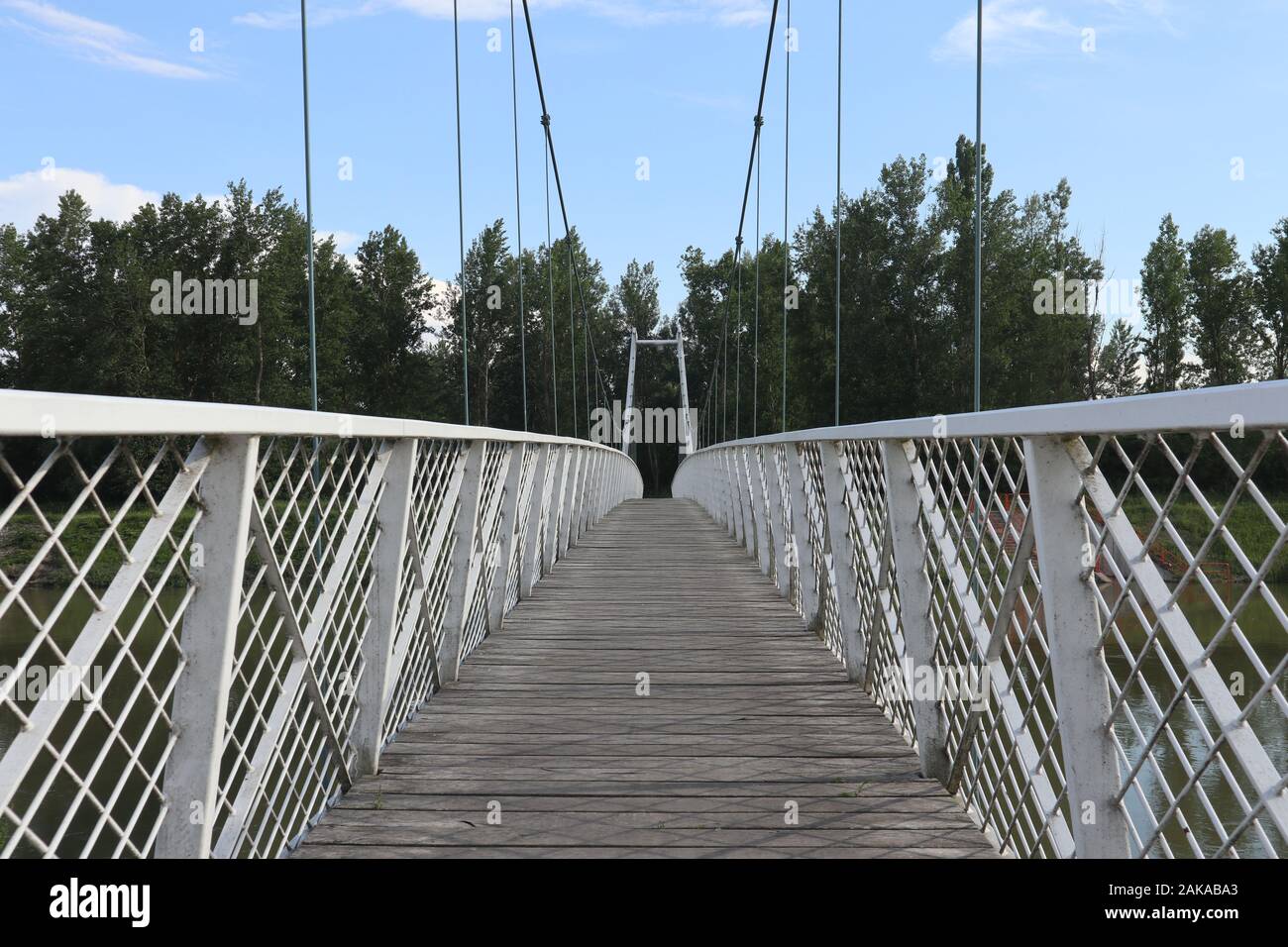 Brige over river hi-res stock photography and images - Alamy