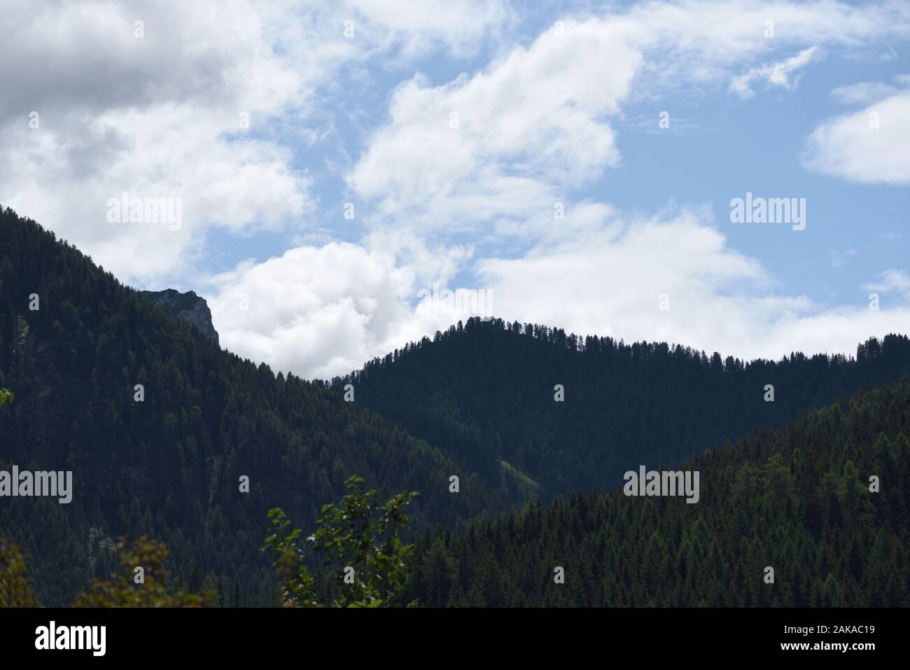 Mountain profiles hi-res stock photography and images - Alamy