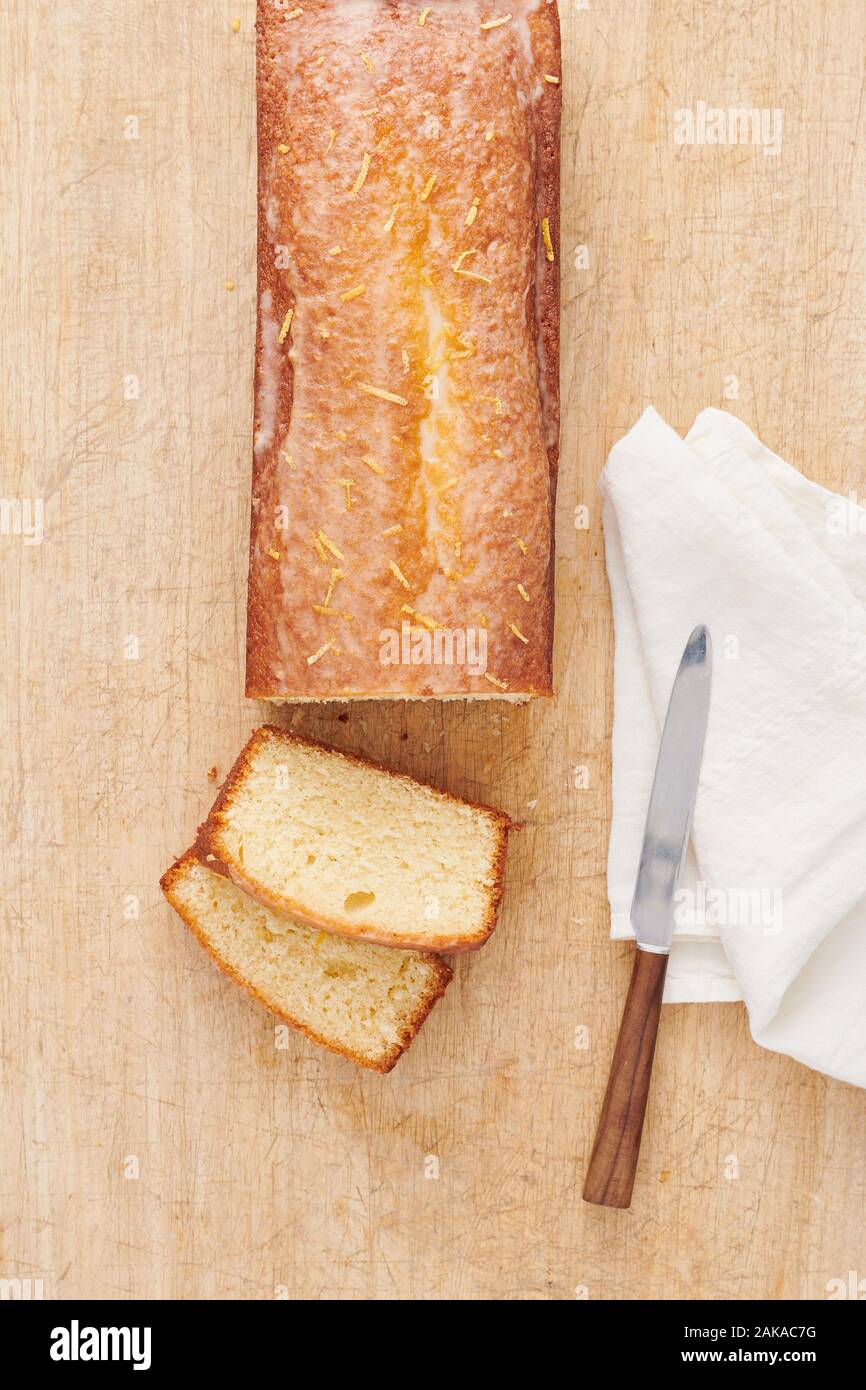 Lemon drizzle cake slice hi-res stock photography and images - Alamy