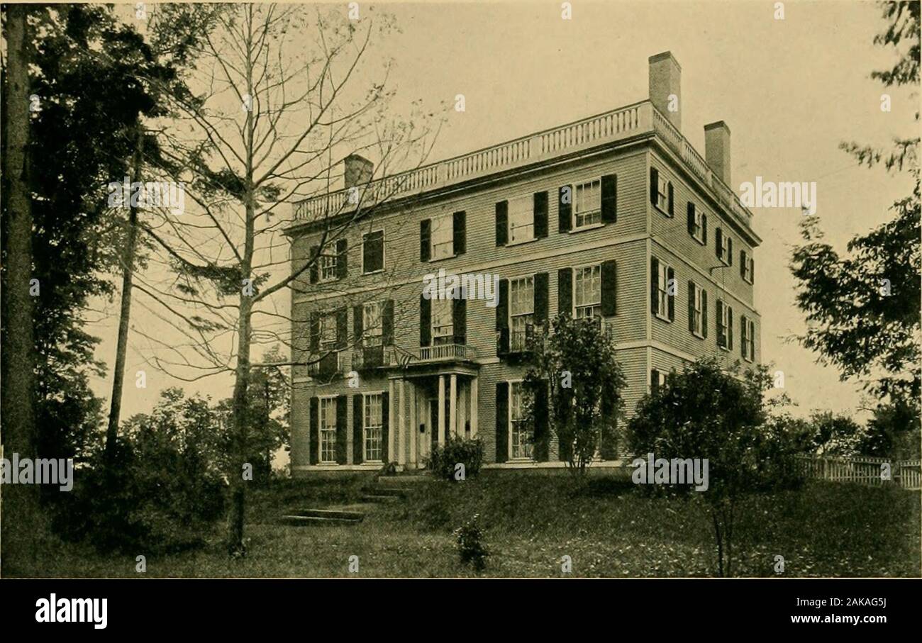 Horizontal bands of windows hi-res stock photography and images - Alamy