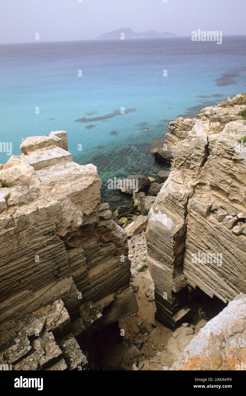 Cala rossa trapani favignana island hi-res stock photography and images ...