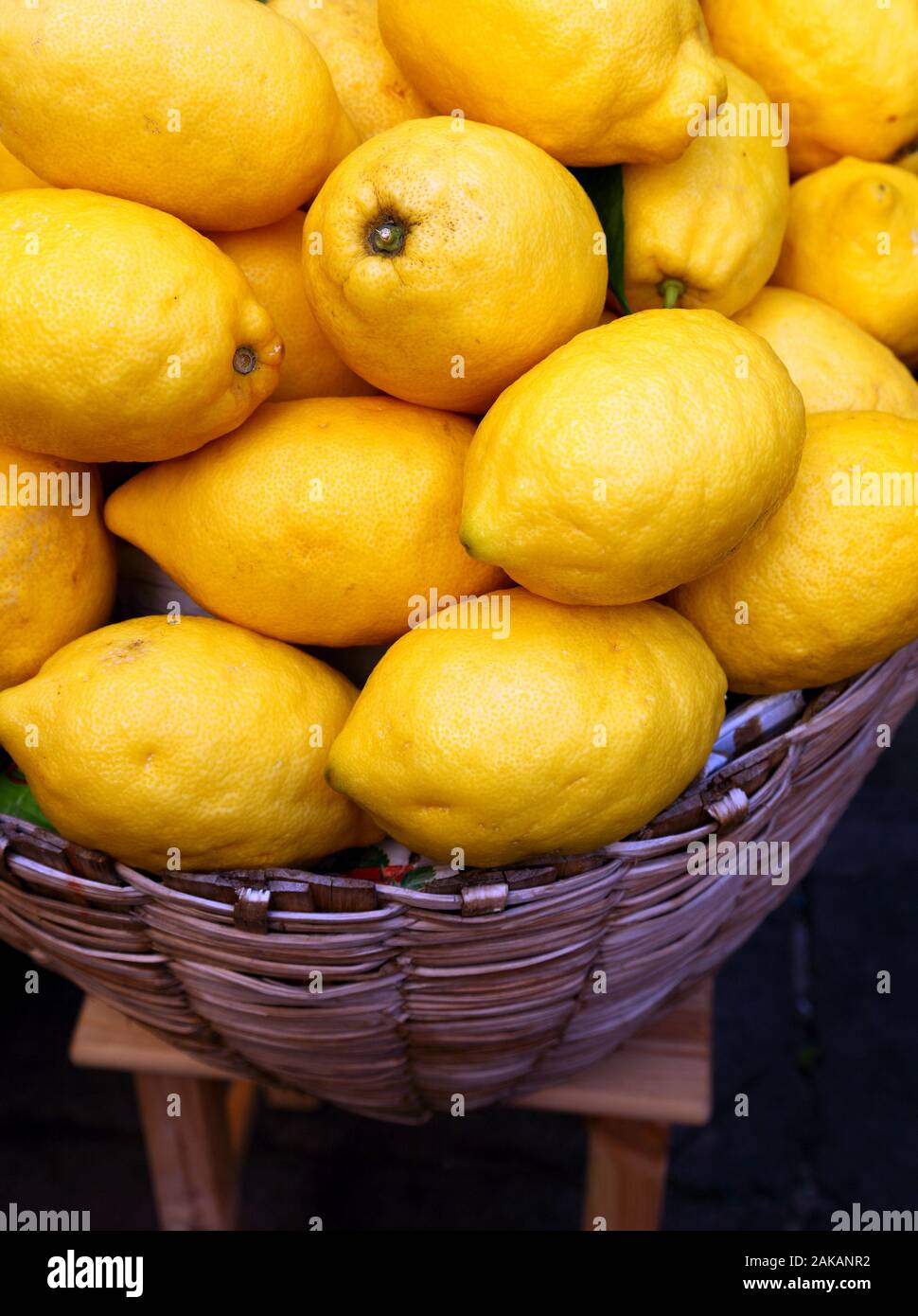 Lemons in basket hi-res stock photography and images - Alamy