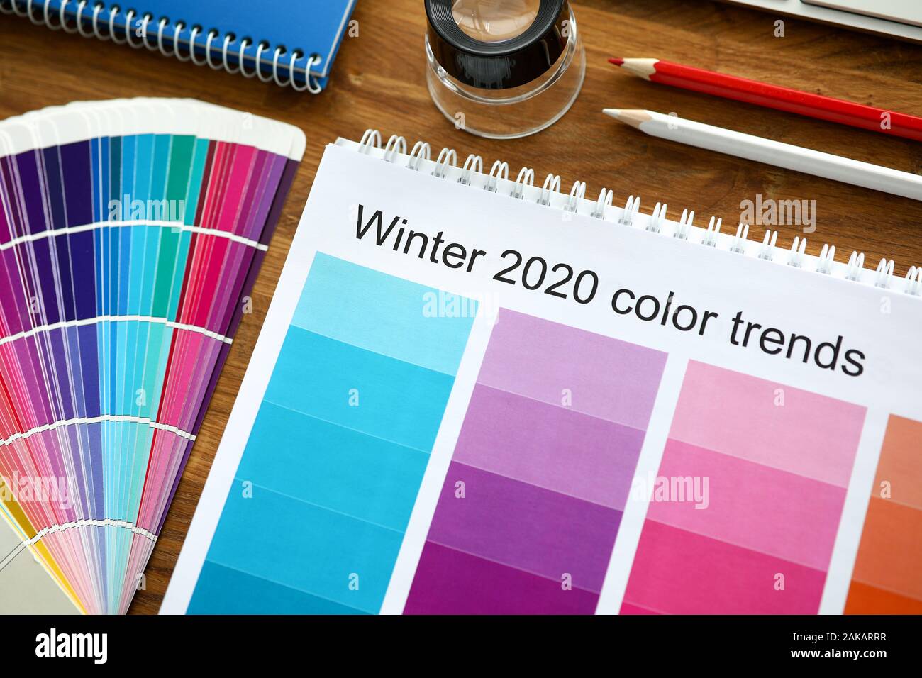 Pantones hi-res stock photography and images - Alamy