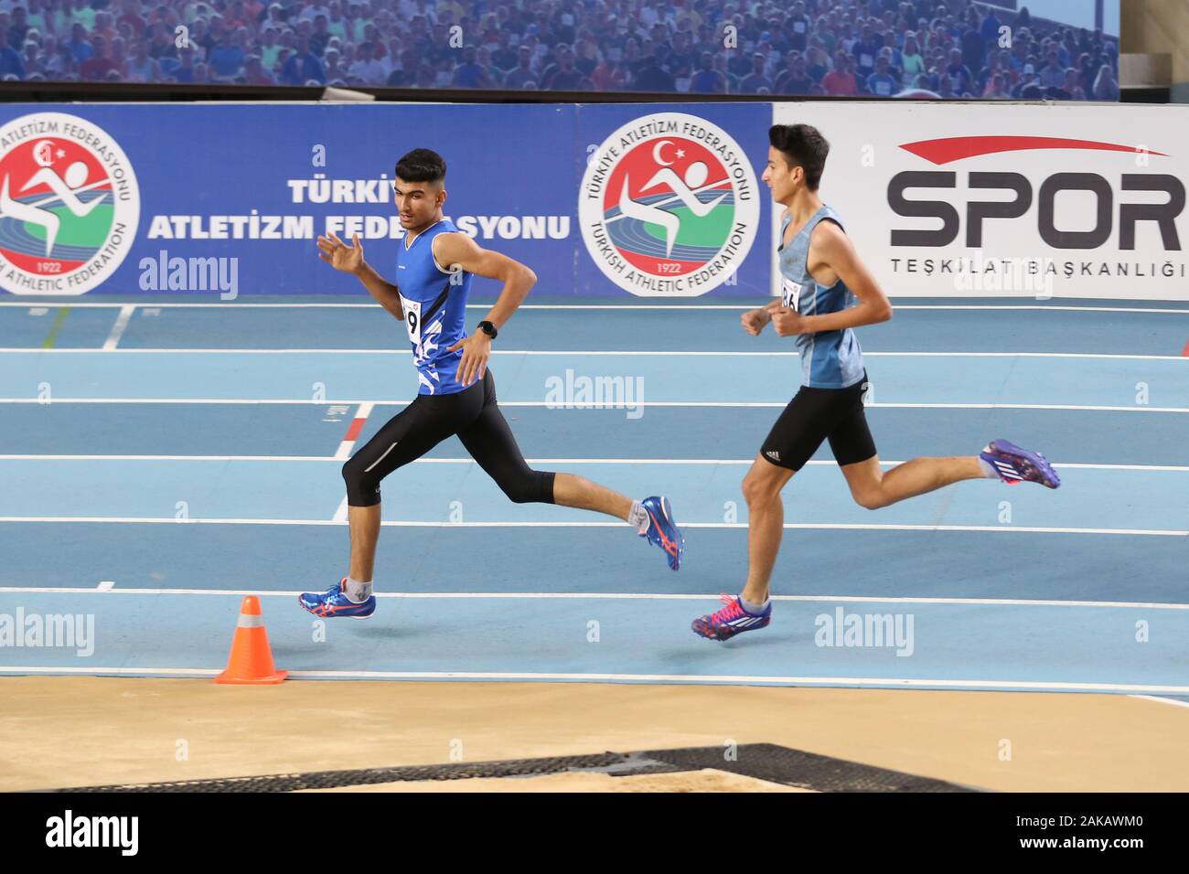 ISTANBUL, TURKEY - DECEMBER 22, 2019: Athletes running during Turkish ...