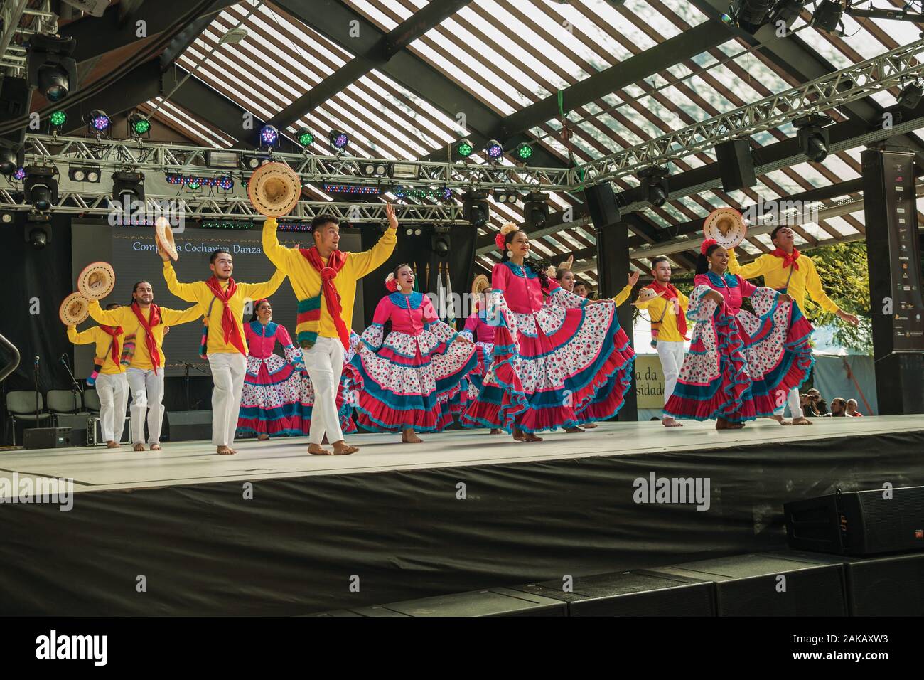 Colombian dance costume hi-res stock photography and images - Alamy