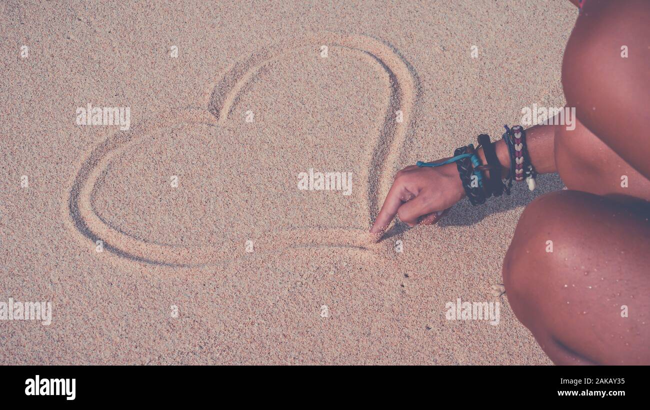 Draw on the sand hi-res stock photography and images - Alamy
