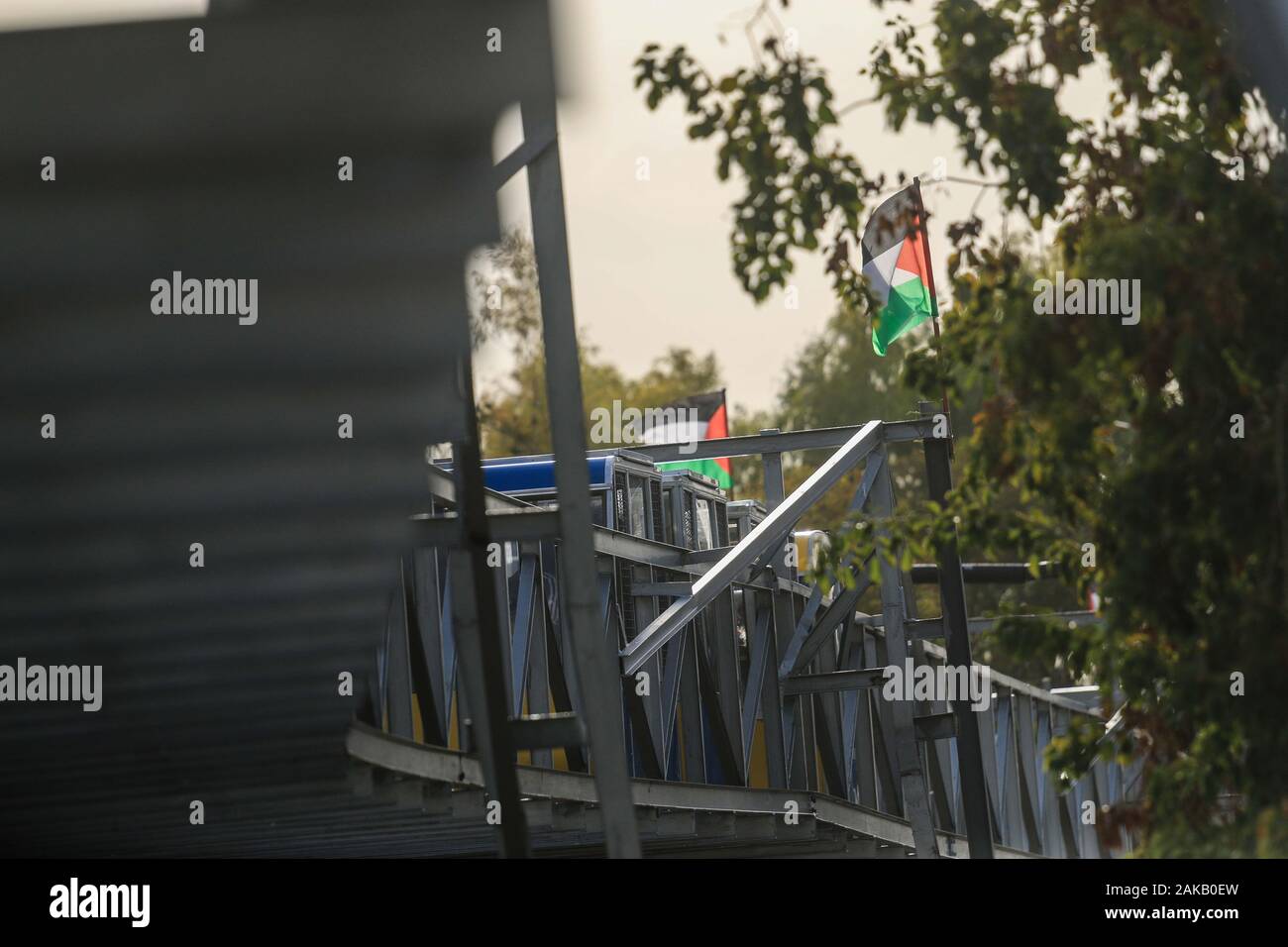 Khan Younis, The Gaza Strip, Palestine. 7th Jan, 2020. Palestinans ride ...