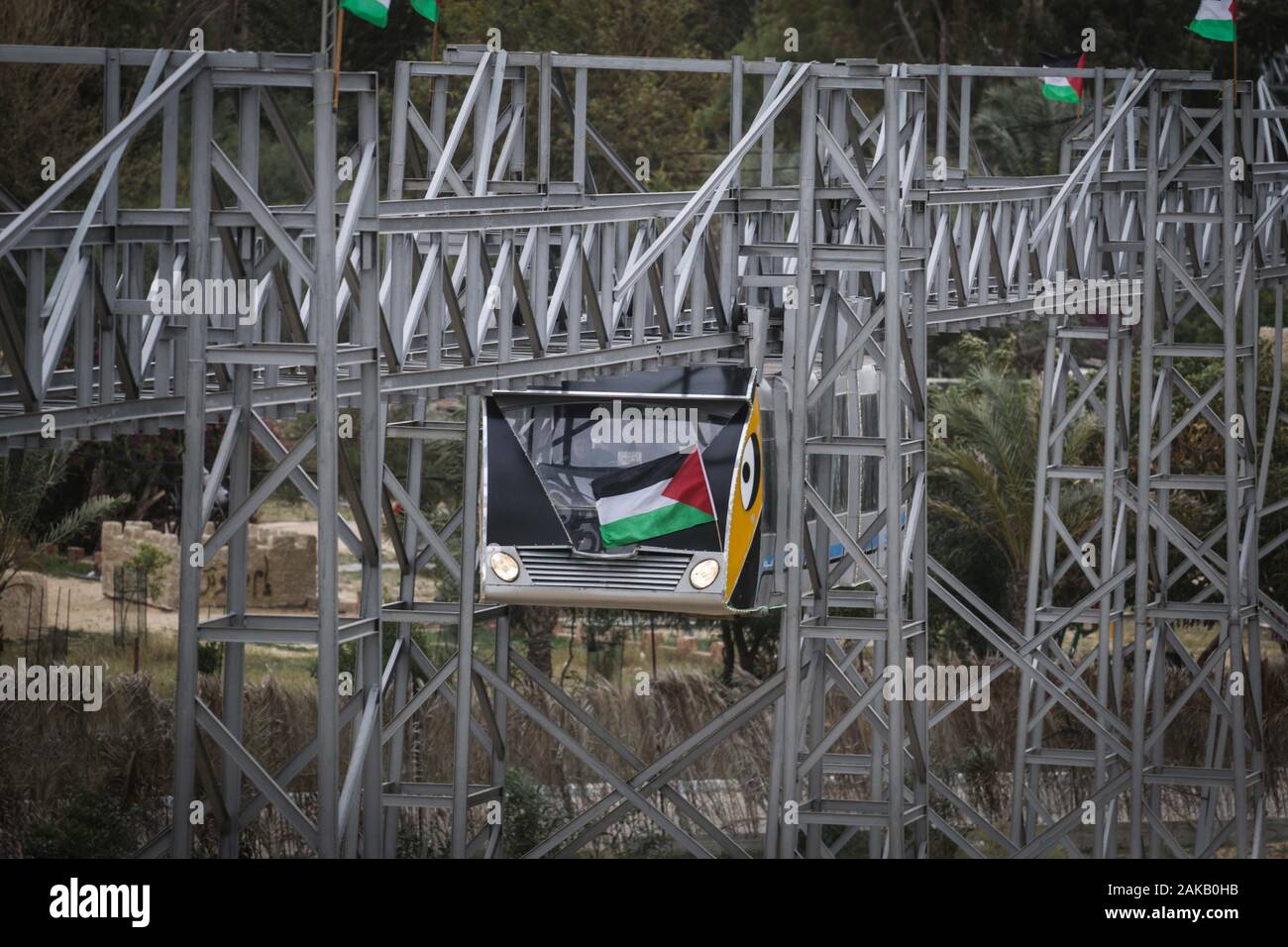Khan Younis, The Gaza Strip, Palestine. 7th Jan, 2020. Palestinans ride ...