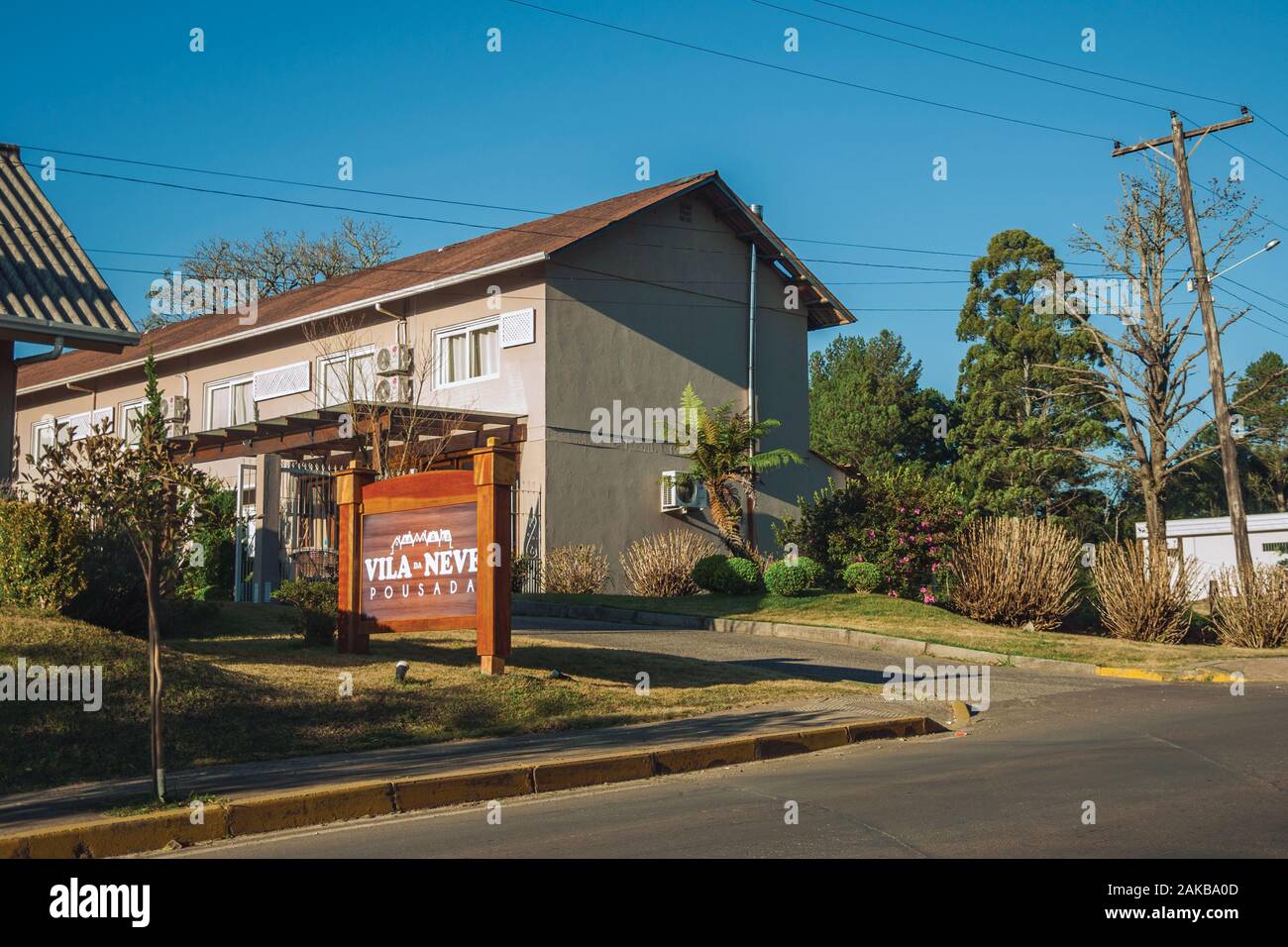Two story motel hi-res stock photography and images - Alamy