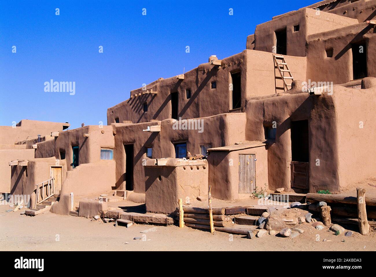 Pueblo architecture hi-res stock photography and images - Alamy
