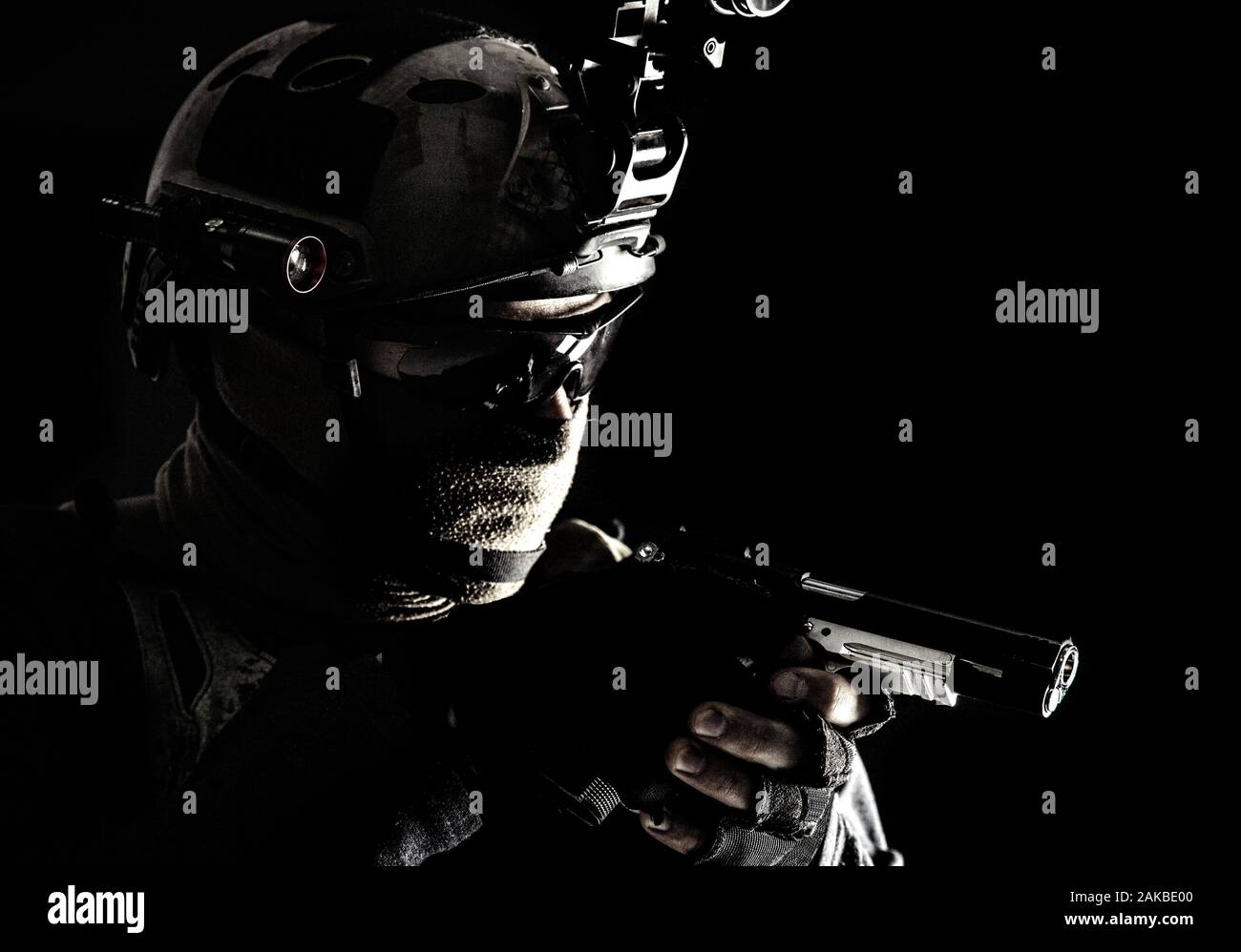 Police SWAT team fighter aiming service pistol Stock Photo - Alamy