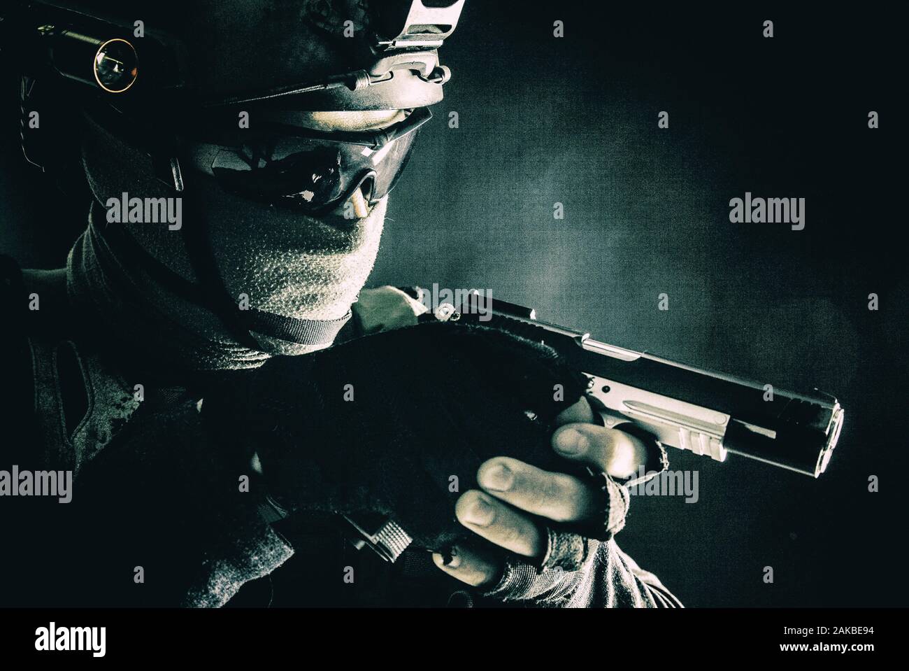 Police SWAT team fighter aiming service pistol Stock Photo - Alamy