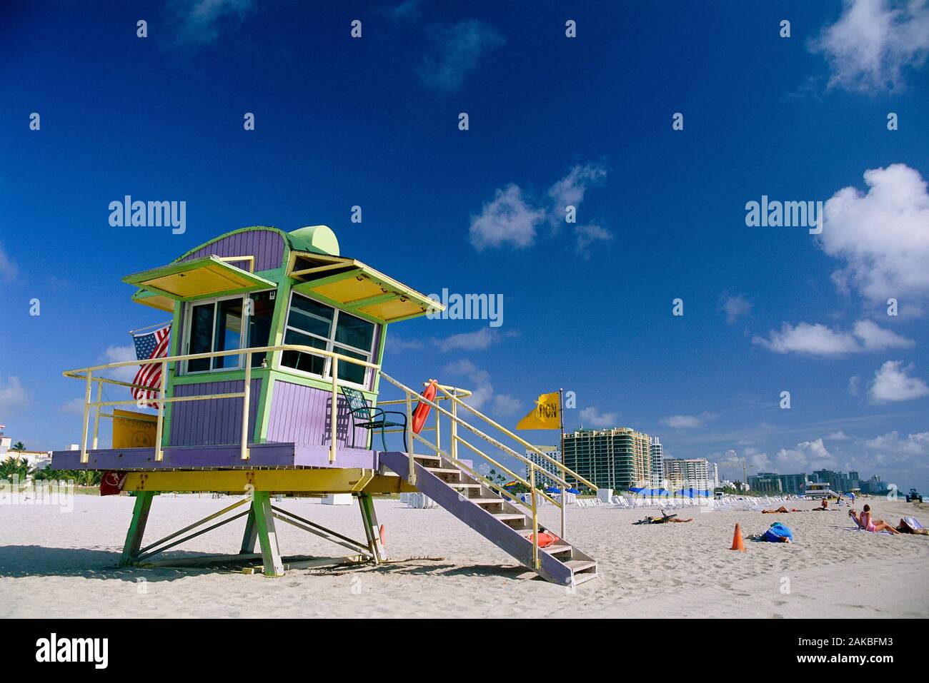Beach lifeguard tower hi-res stock photography and images - Alamy