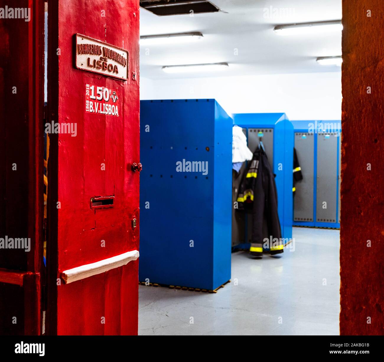 Public lockers hi-res stock photography and images - Alamy