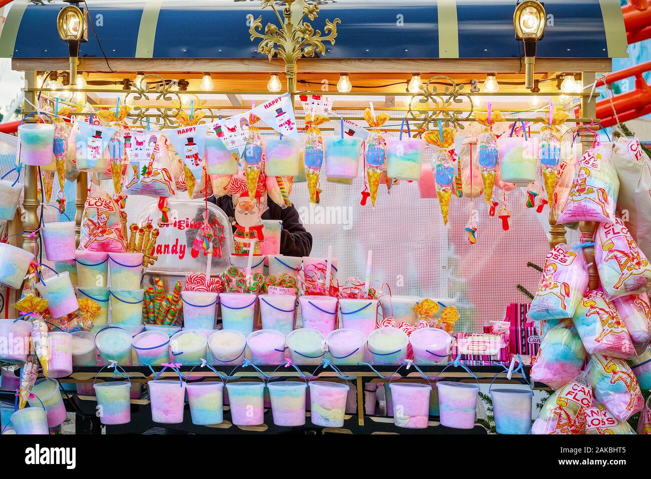 Cotton candy and fun fair stall hi-res stock photography and images - Alamy
