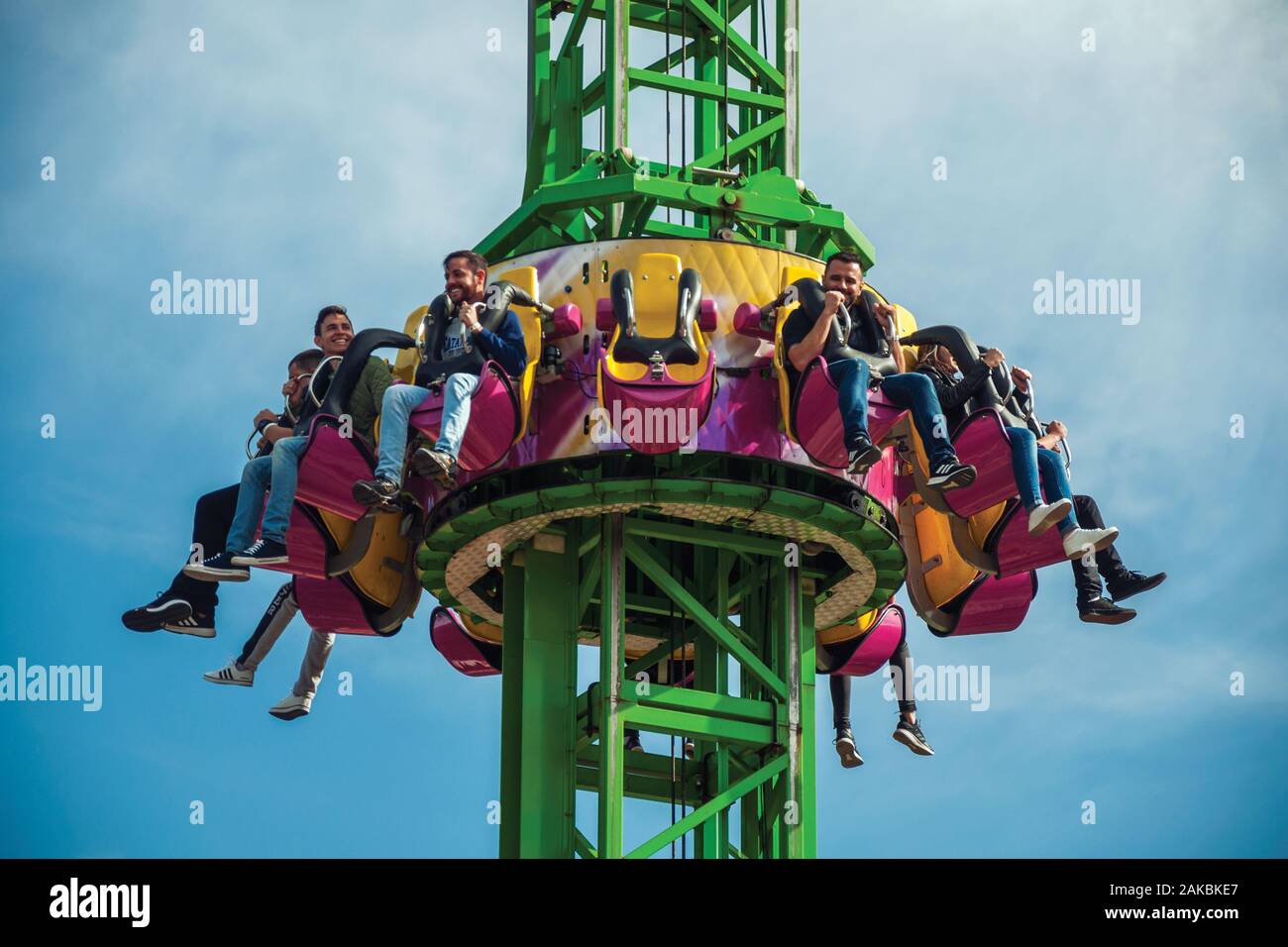 Vertical drop thrill ride hi-res stock photography and images - Alamy