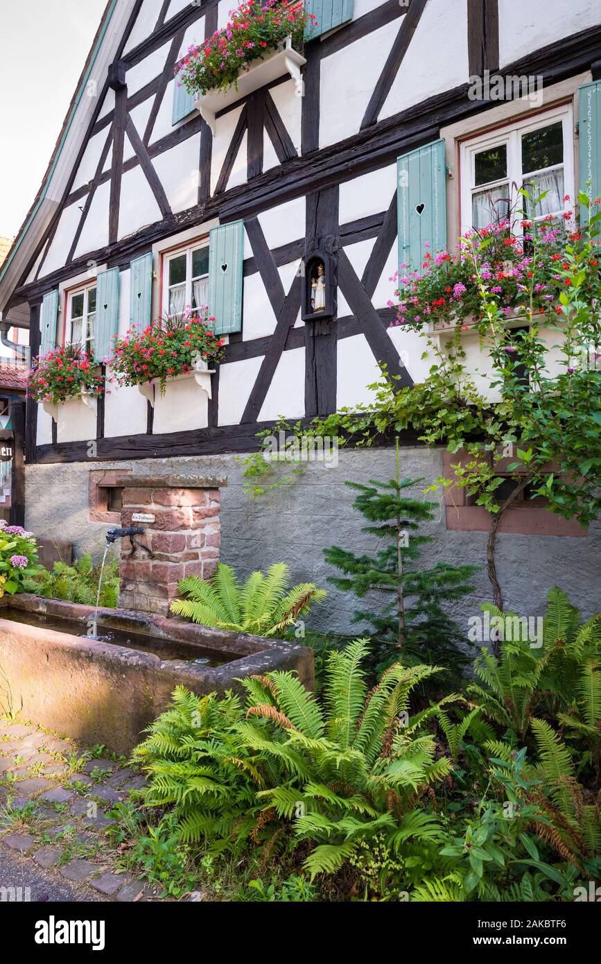 Traditional german wooden house hi-res stock photography and images - Alamy