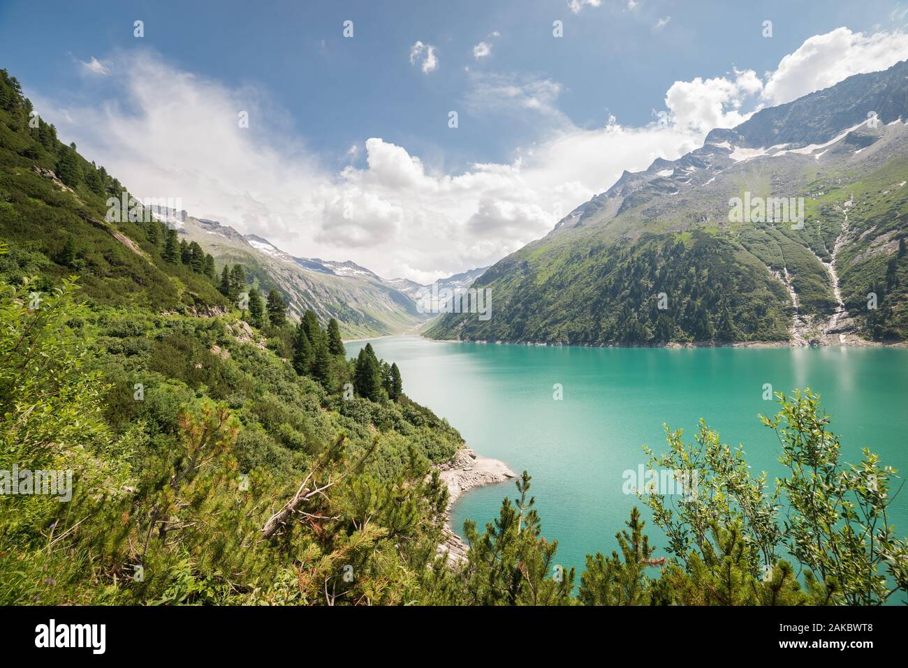 Peaceful scene turquoise river lake hi-res stock photography and images ...