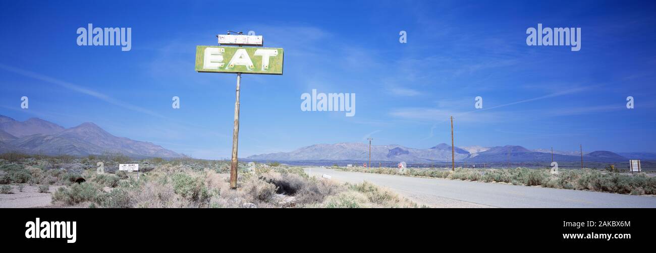 California highway 395 road sign hi-res stock photography and images ...