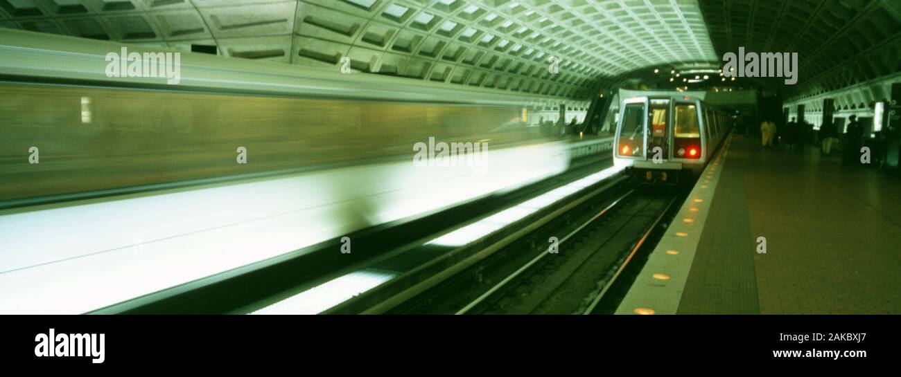 Train at subway station, Washington DC, USA Stock Photo - Alamy