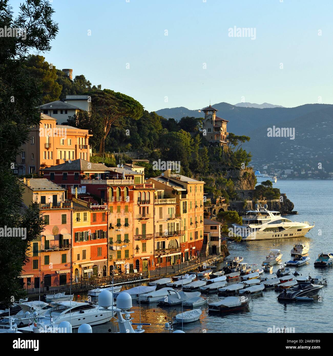 Italy, Liguria, Riviera ligure, natural park of Portofino, village of ...