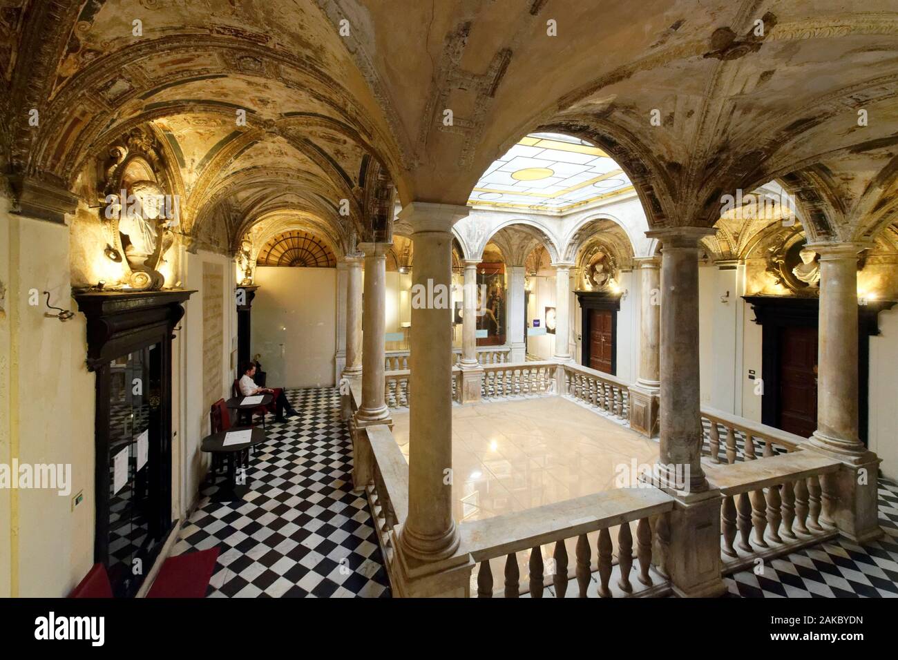 Italy, Liguria, Genoa, the historical centre, Piazza Campetto 8, Les ...