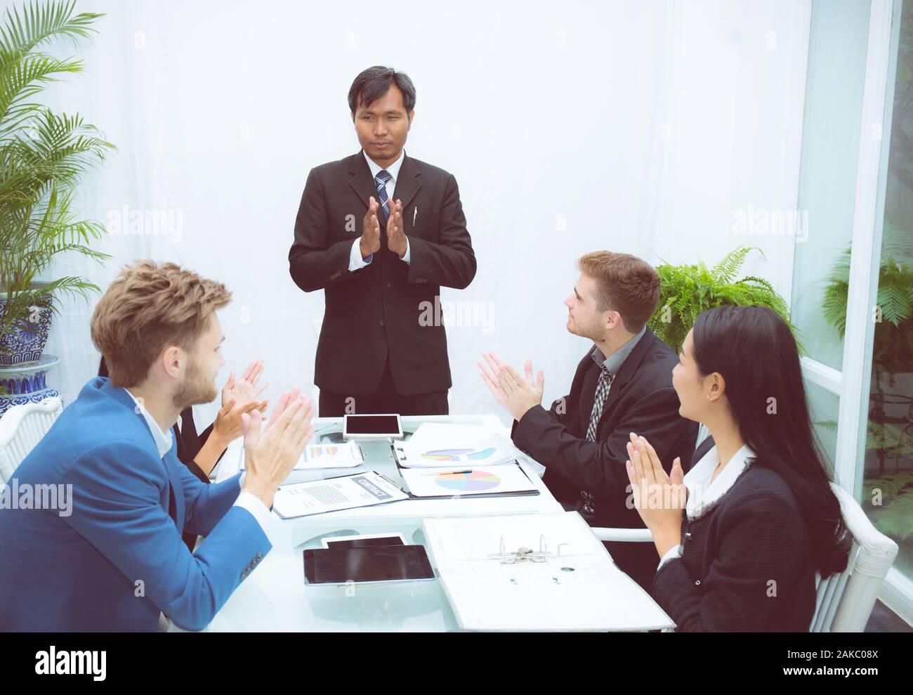 Congratulation applause hi-res stock photography and images - Alamy