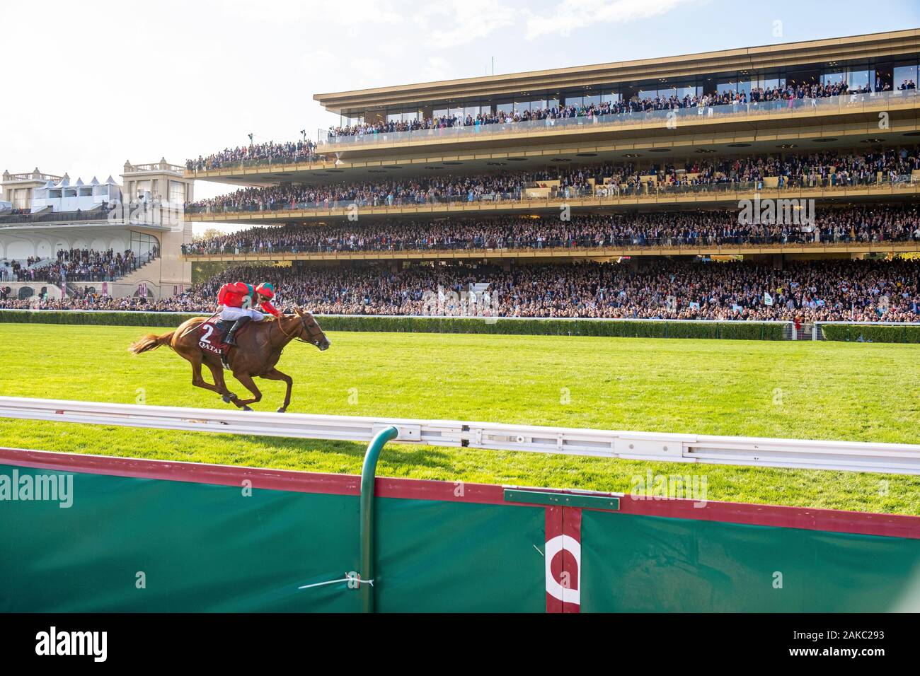 Longchamp racecourse hi-res stock photography and images - Alamy