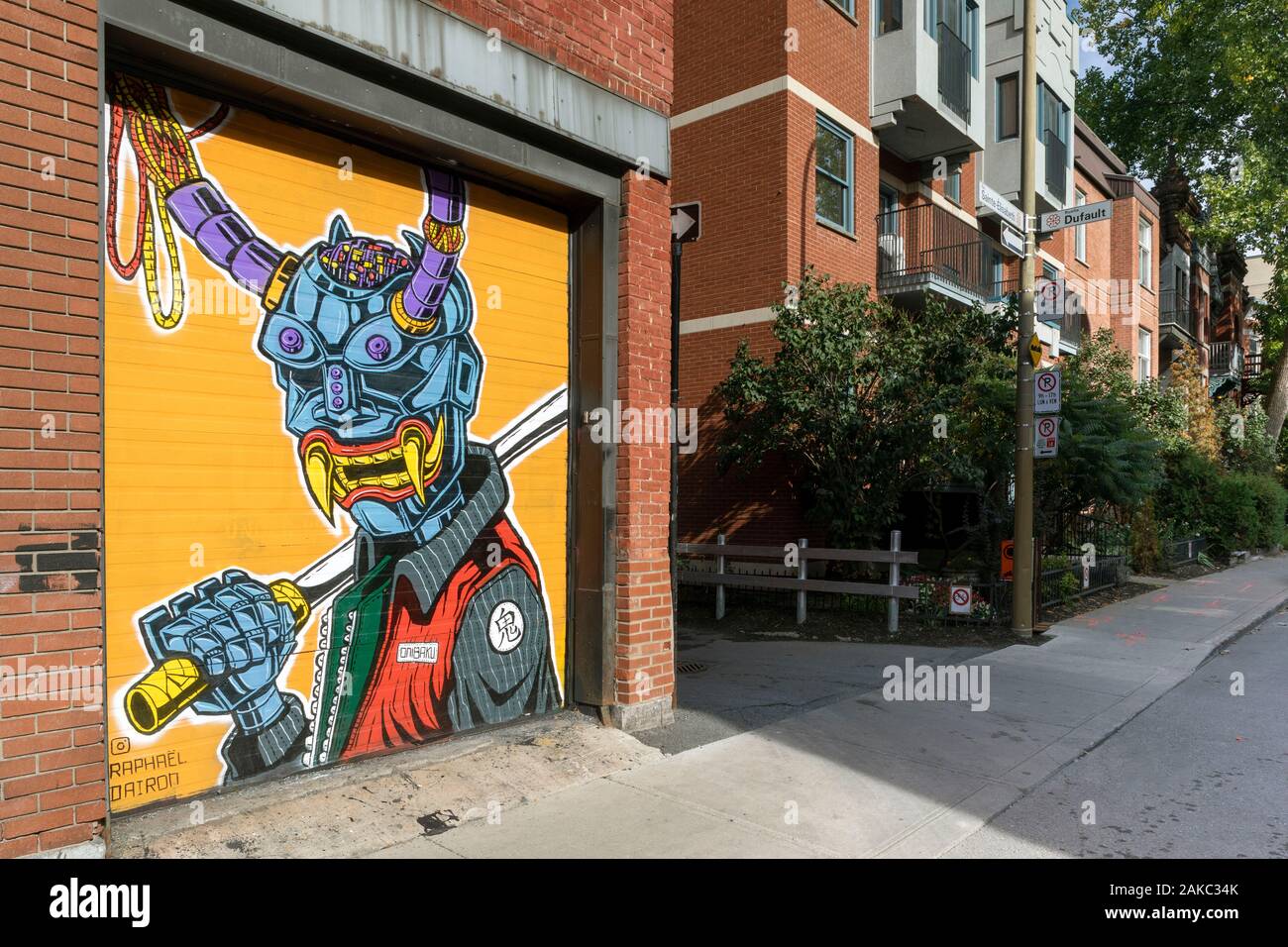 Montreal graffiti architecture hi-res stock photography and images - Alamy