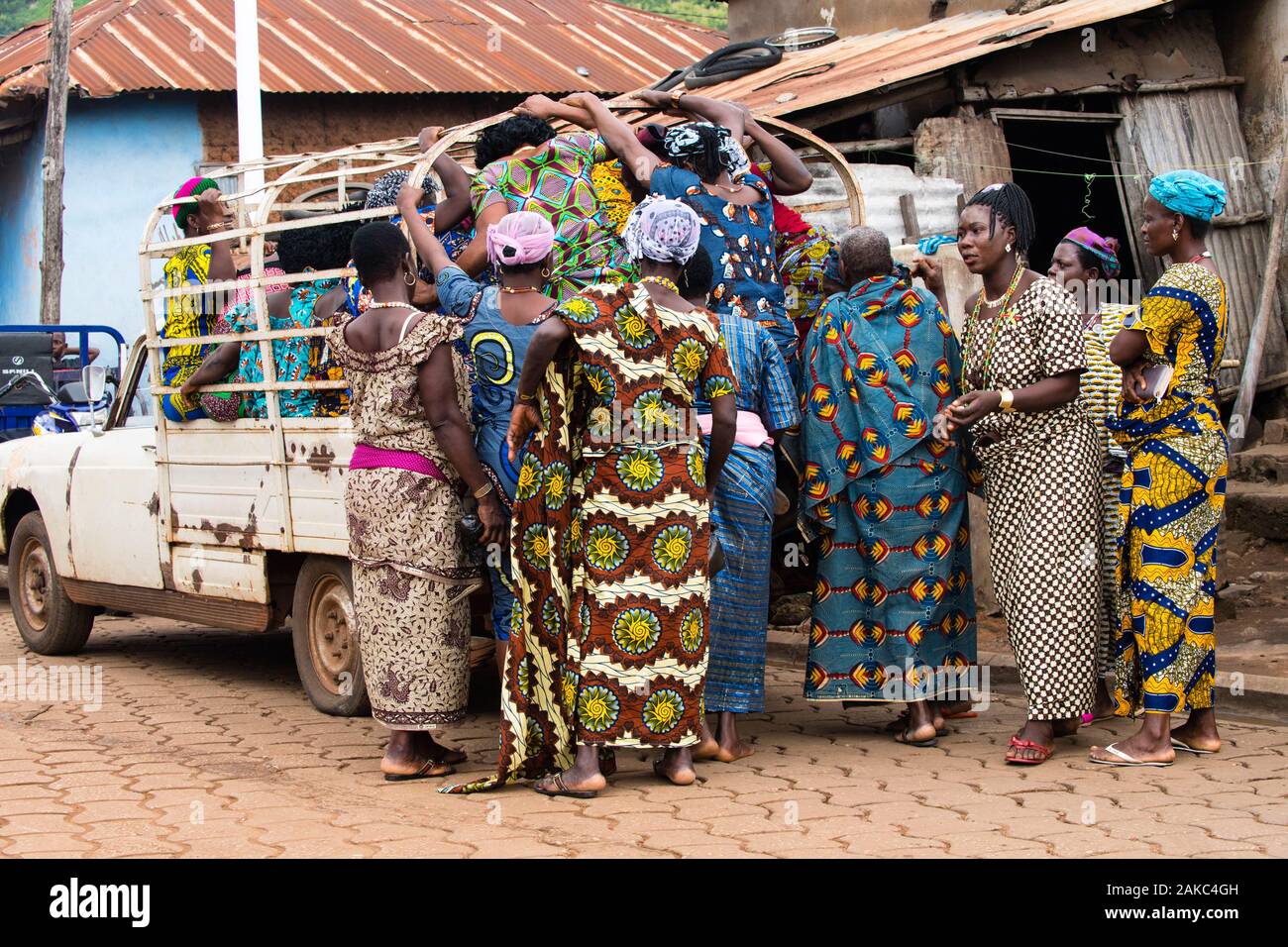 Benin, Savalou, bush collective taxi Stock Photo - Alamy