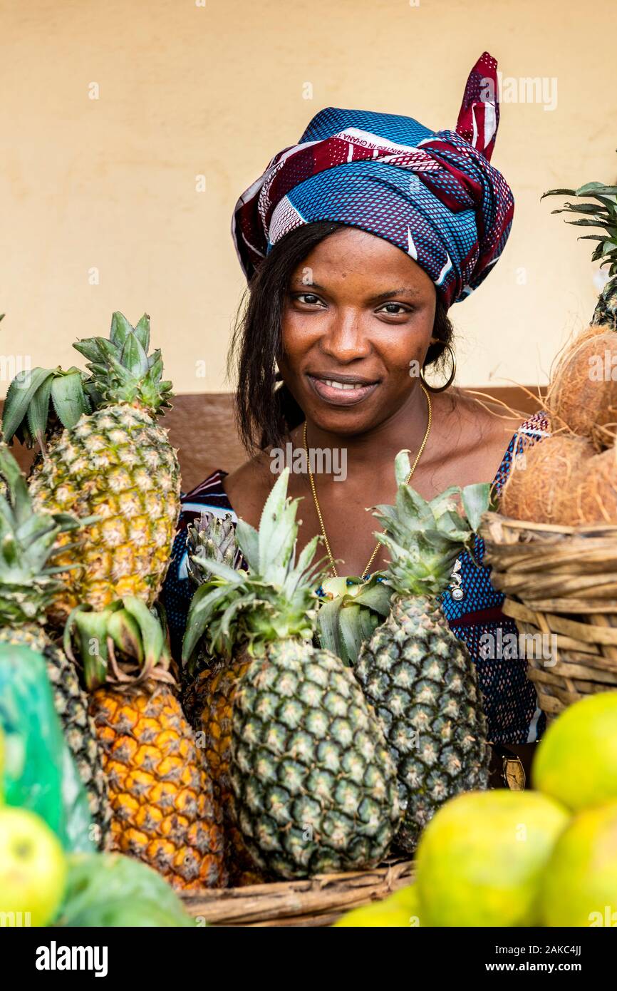 Benin, Ouidah, woman at the market Stock Photo - Alamy