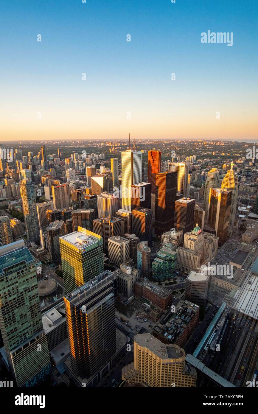 Toronto skyscraper hi-res stock photography and images - Alamy