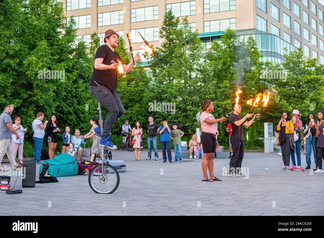 Canada toronto people street hi-res stock photography and images - Alamy