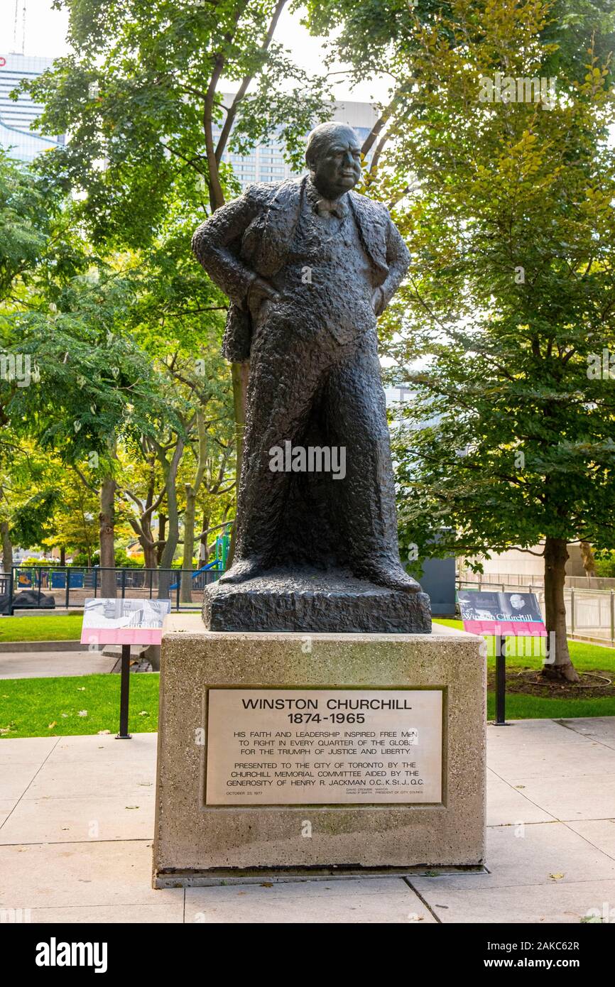 Canada, Ontario province, Toronto, Statue of Winston churchill Stock ...