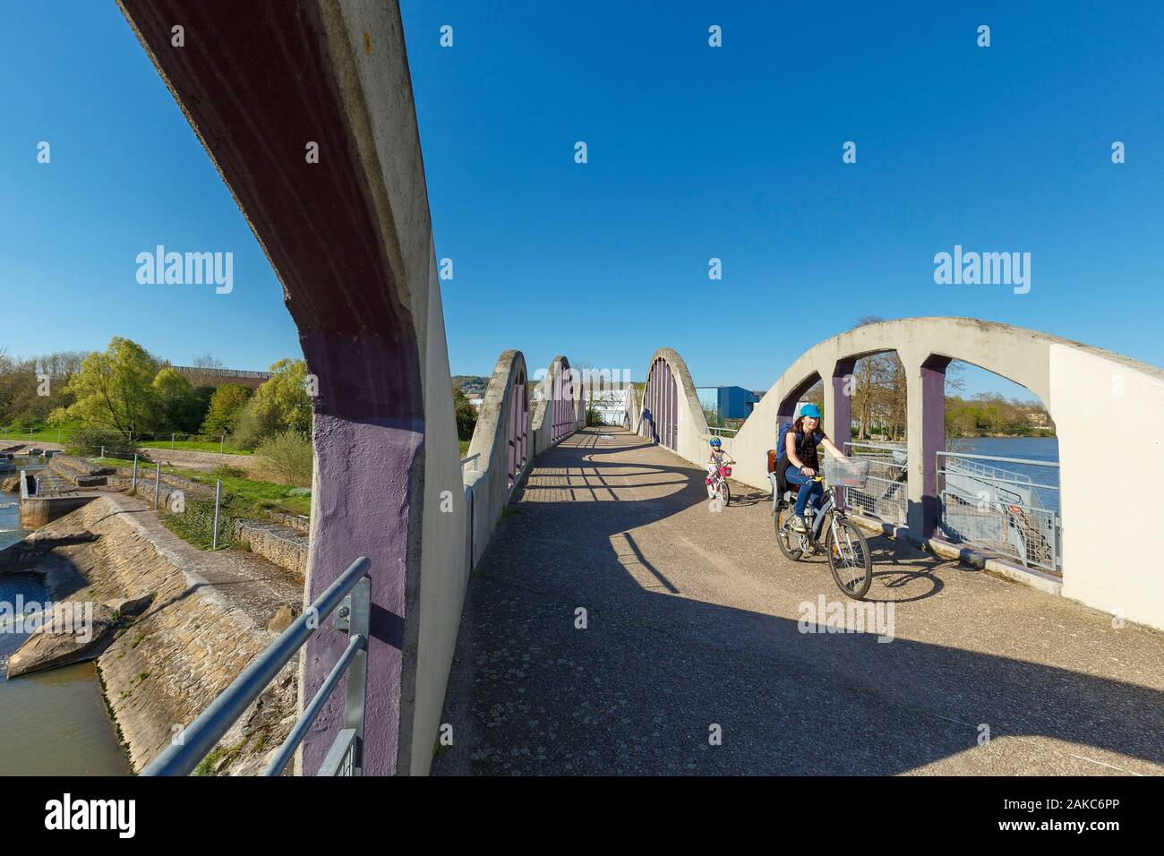 France, Meurthe et Moselle, Nancy, bridge and footbridge over the Plan ...