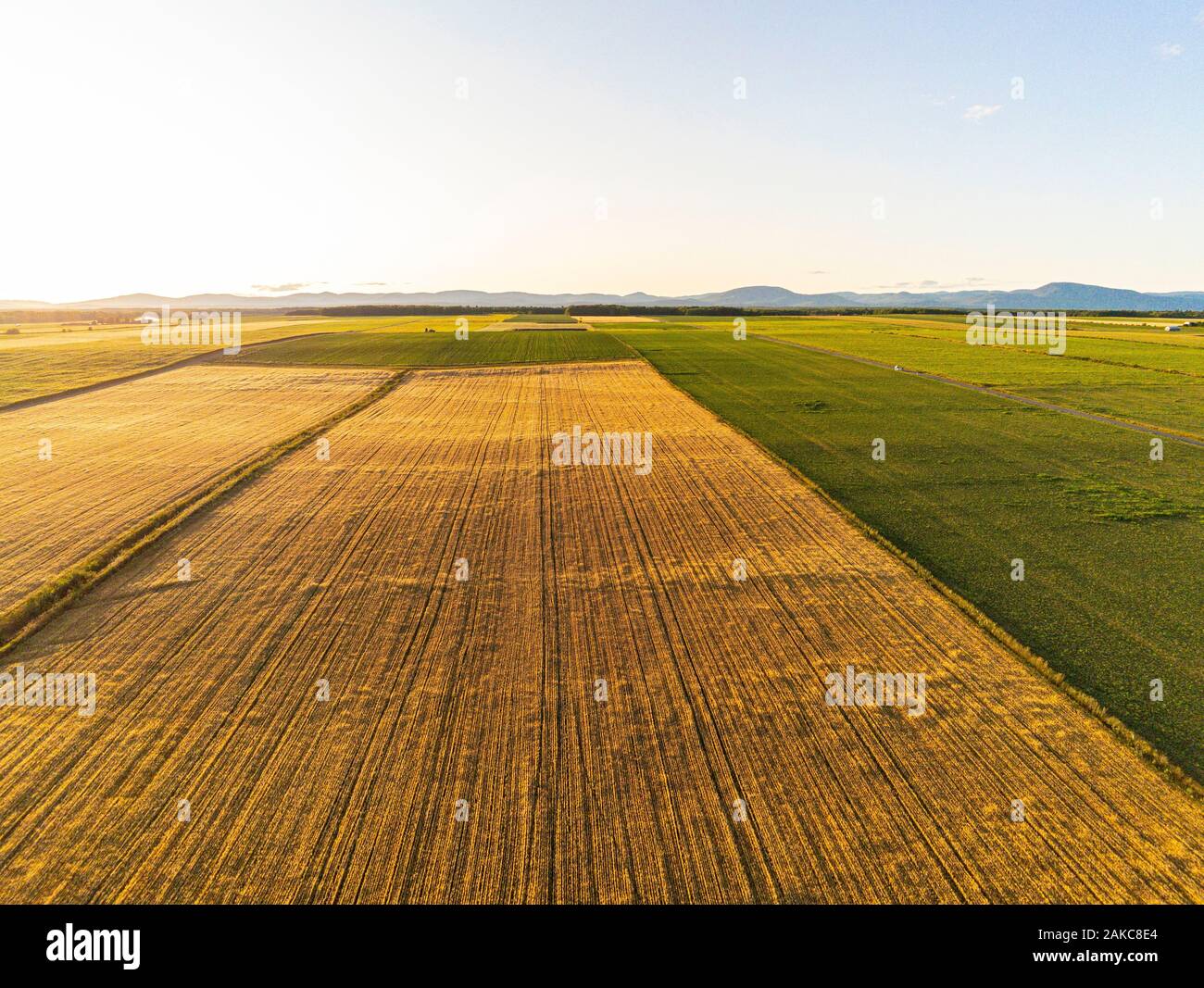 Aerial field canada hi-res stock photography and images - Alamy