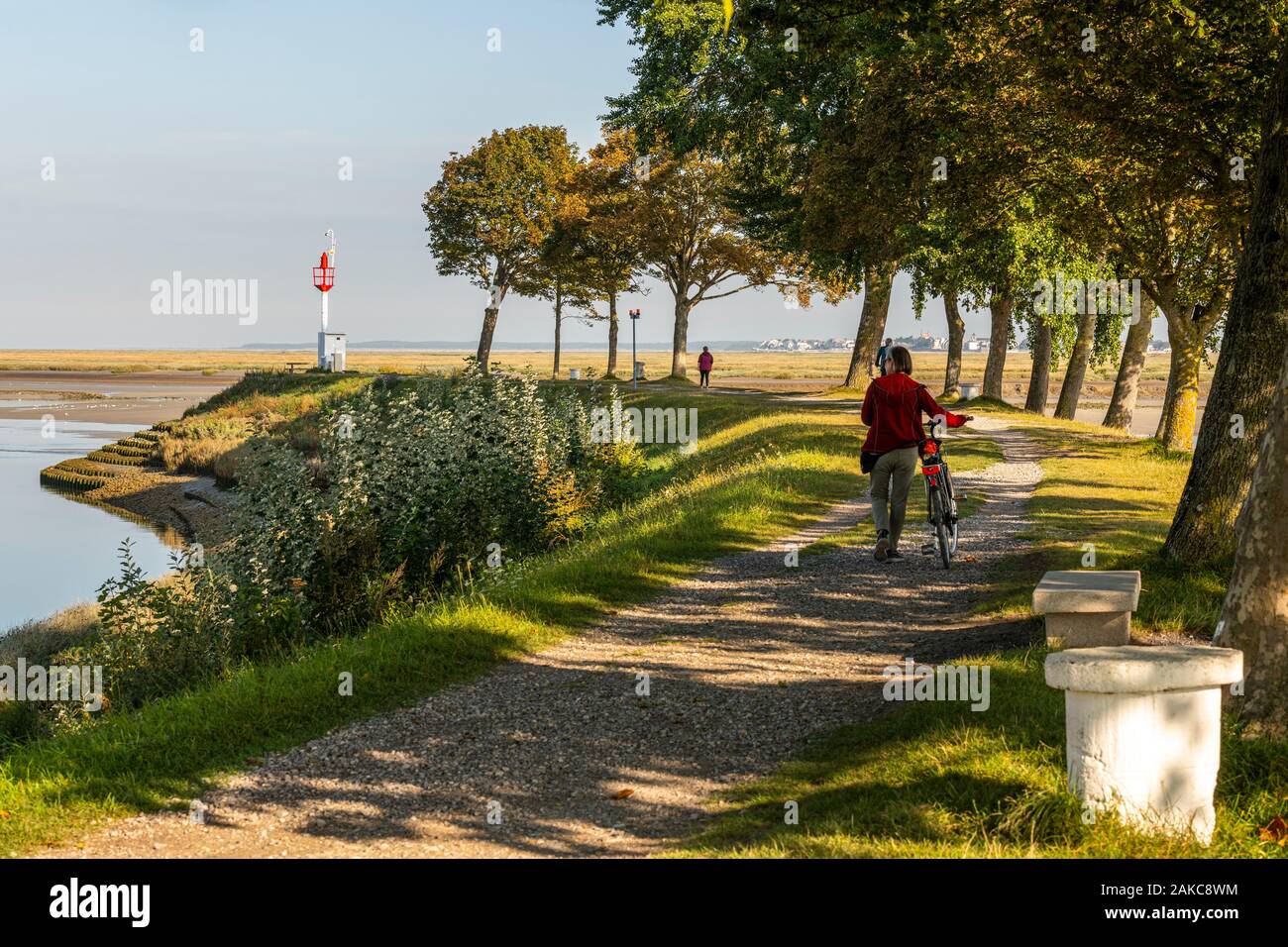 Walkers on the dike hi-res stock photography and images - Alamy