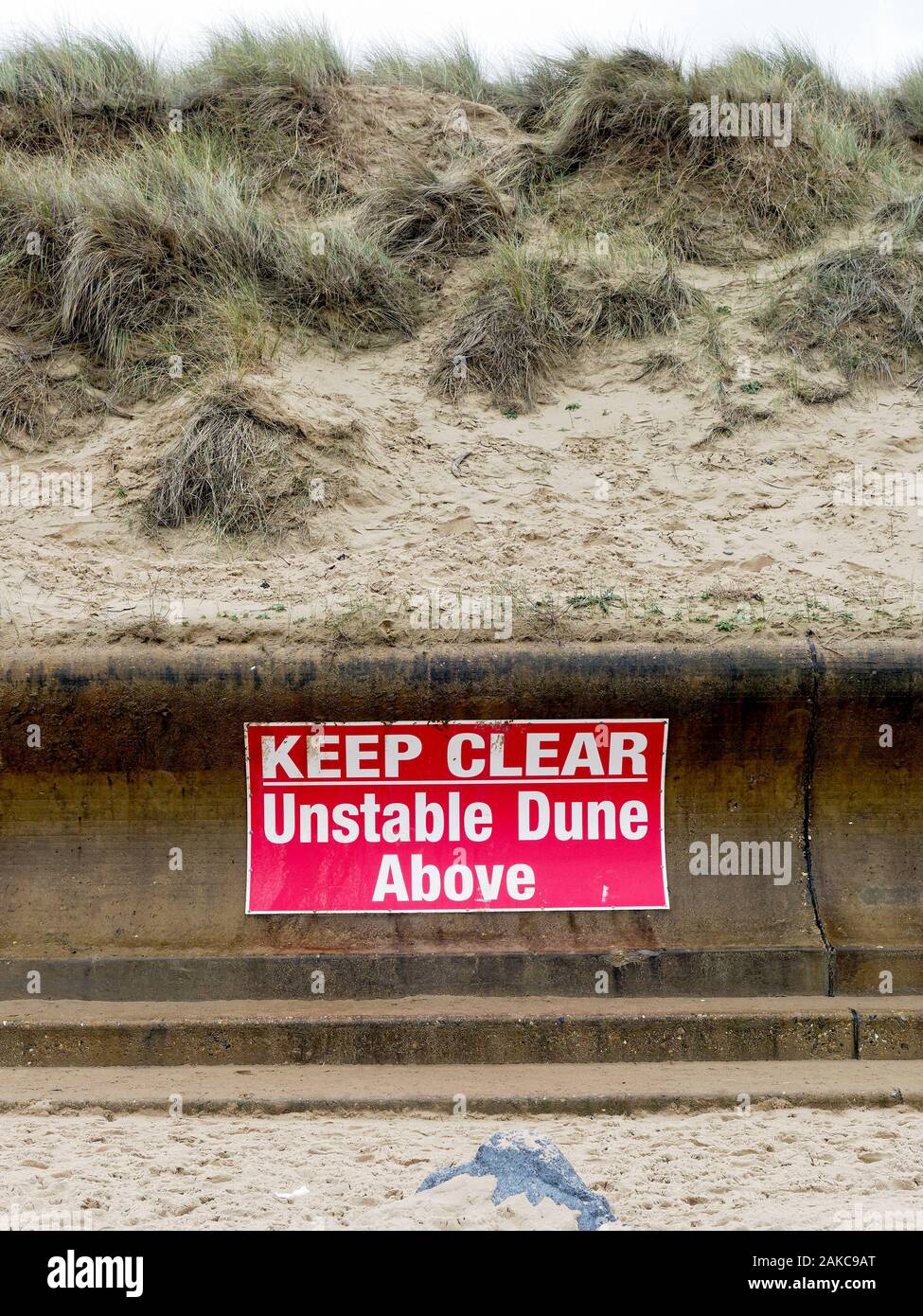 Unstable warning hi-res stock photography and images - Alamy