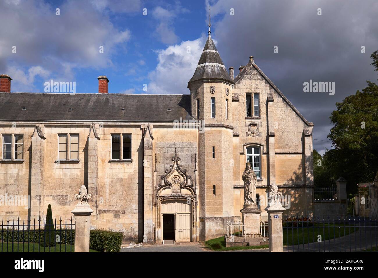 Lucon loire hi-res stock photography and images - Alamy