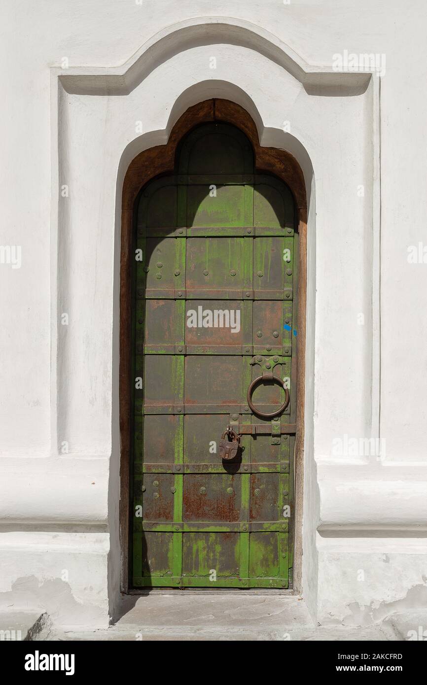 Antique steel door with padlock close-up. Rusty surface Stock Photo - Alamy