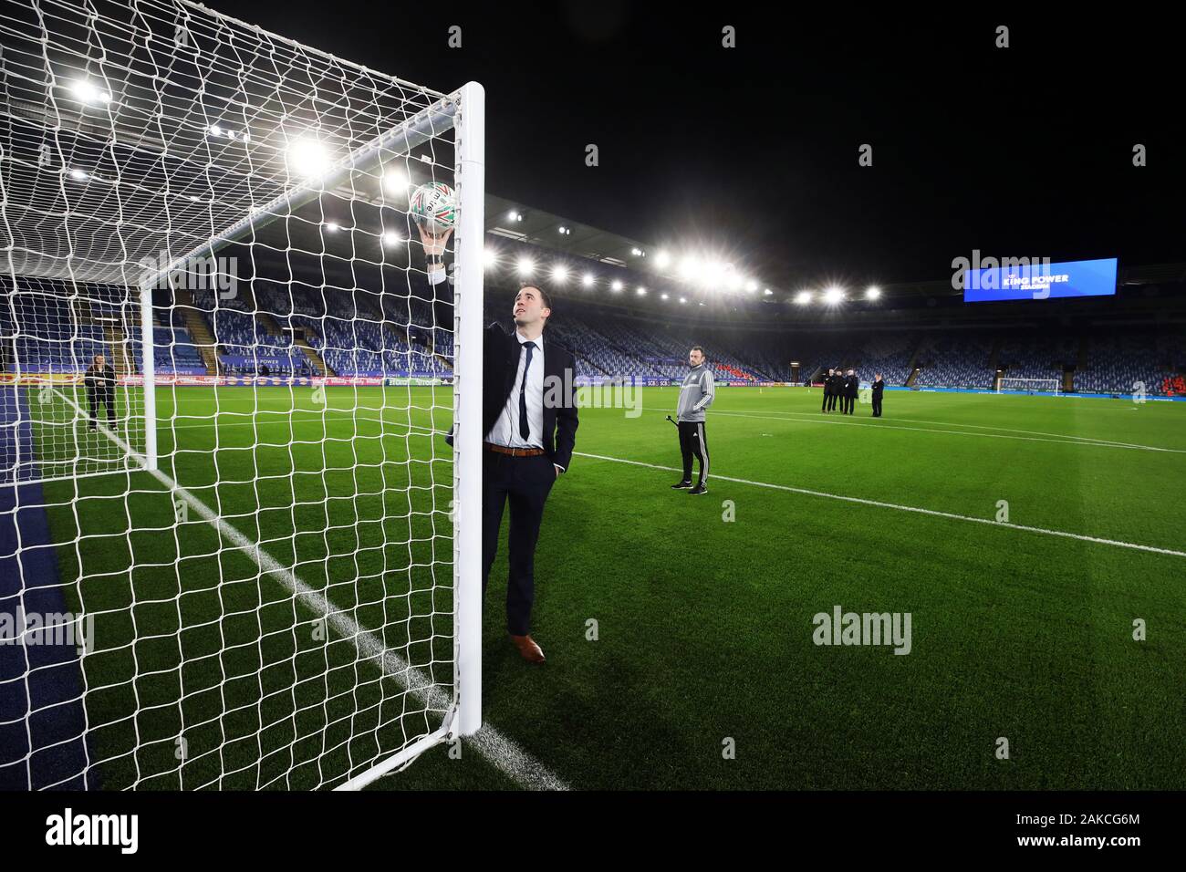 Chris kavanagh referee hi-res stock photography and images - Alamy