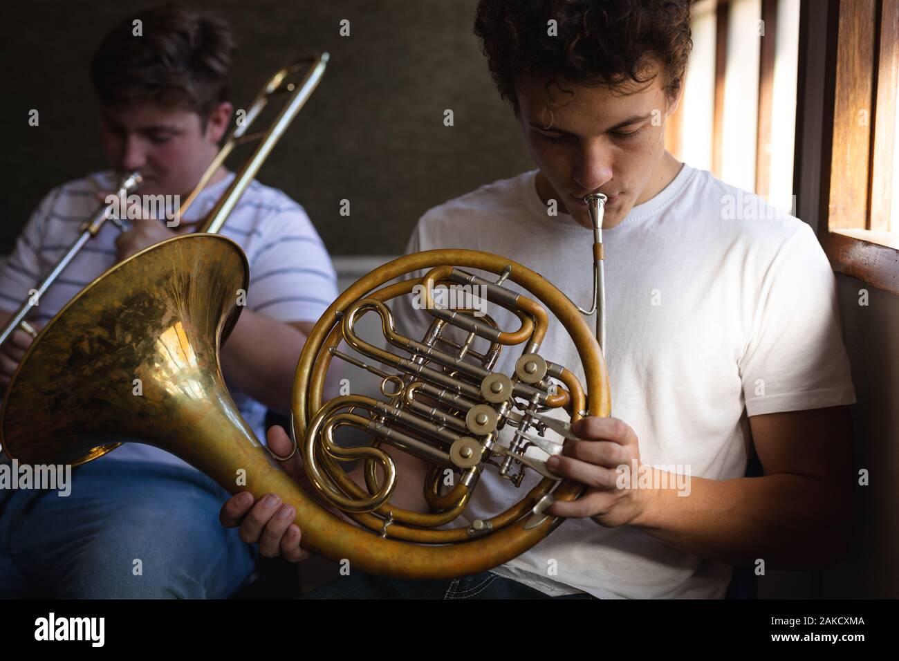 School teenage band hi-res stock photography and images - Alamy