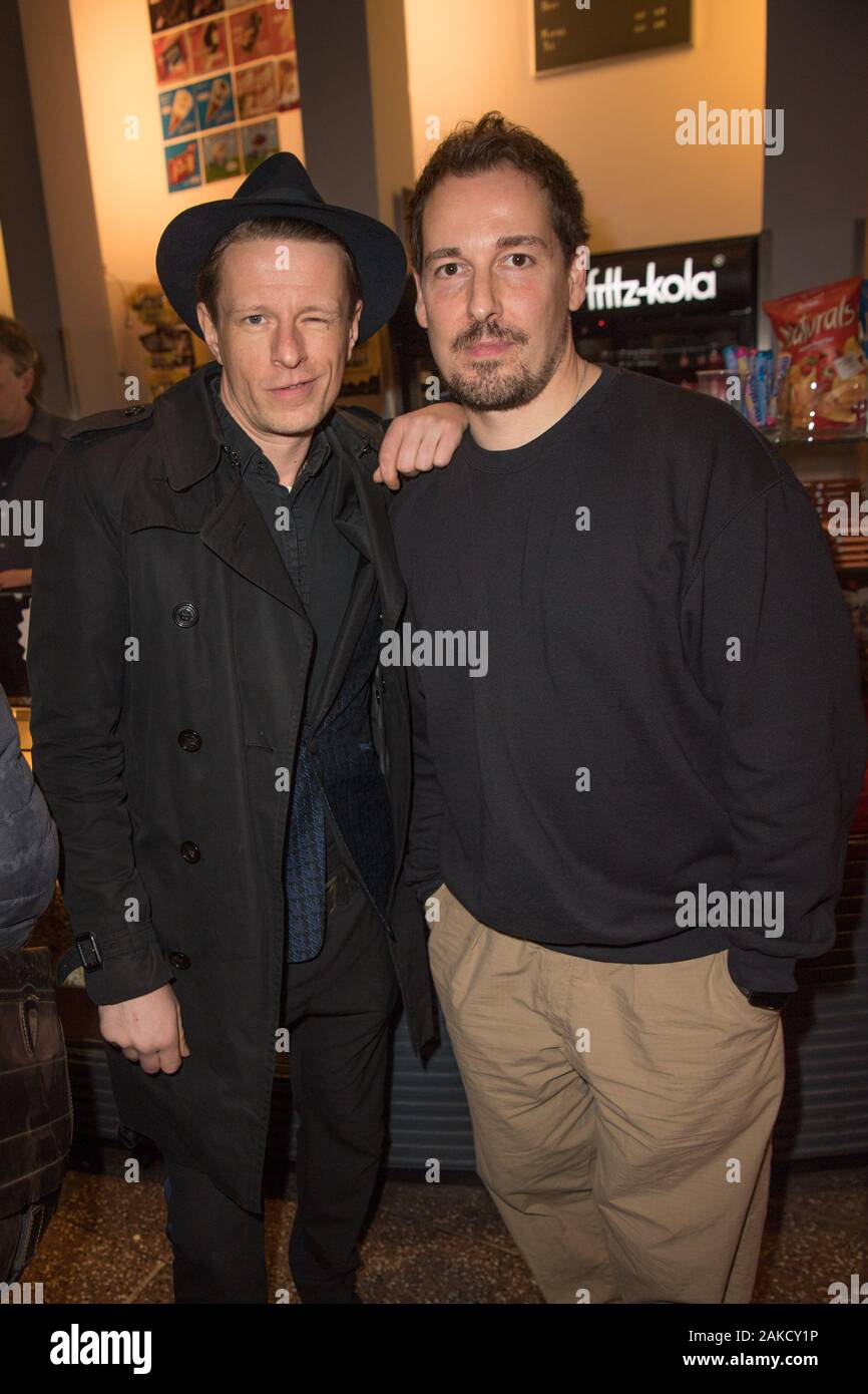 Berlin, Germany. 08th Jan, 2020. The actors Alexander Scheer (l) and ...