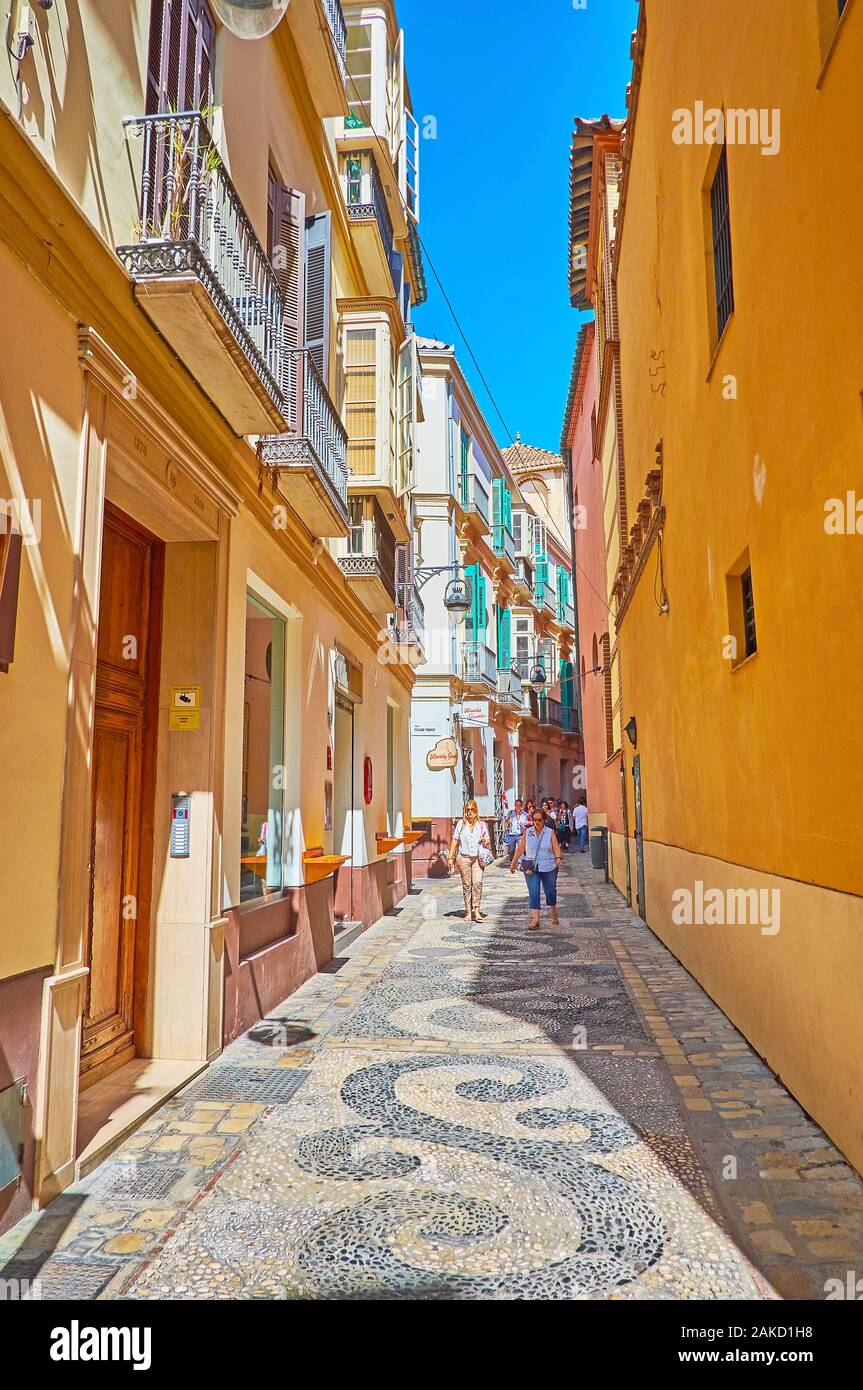 Curved wall tile floor hi-res stock photography and images - Alamy